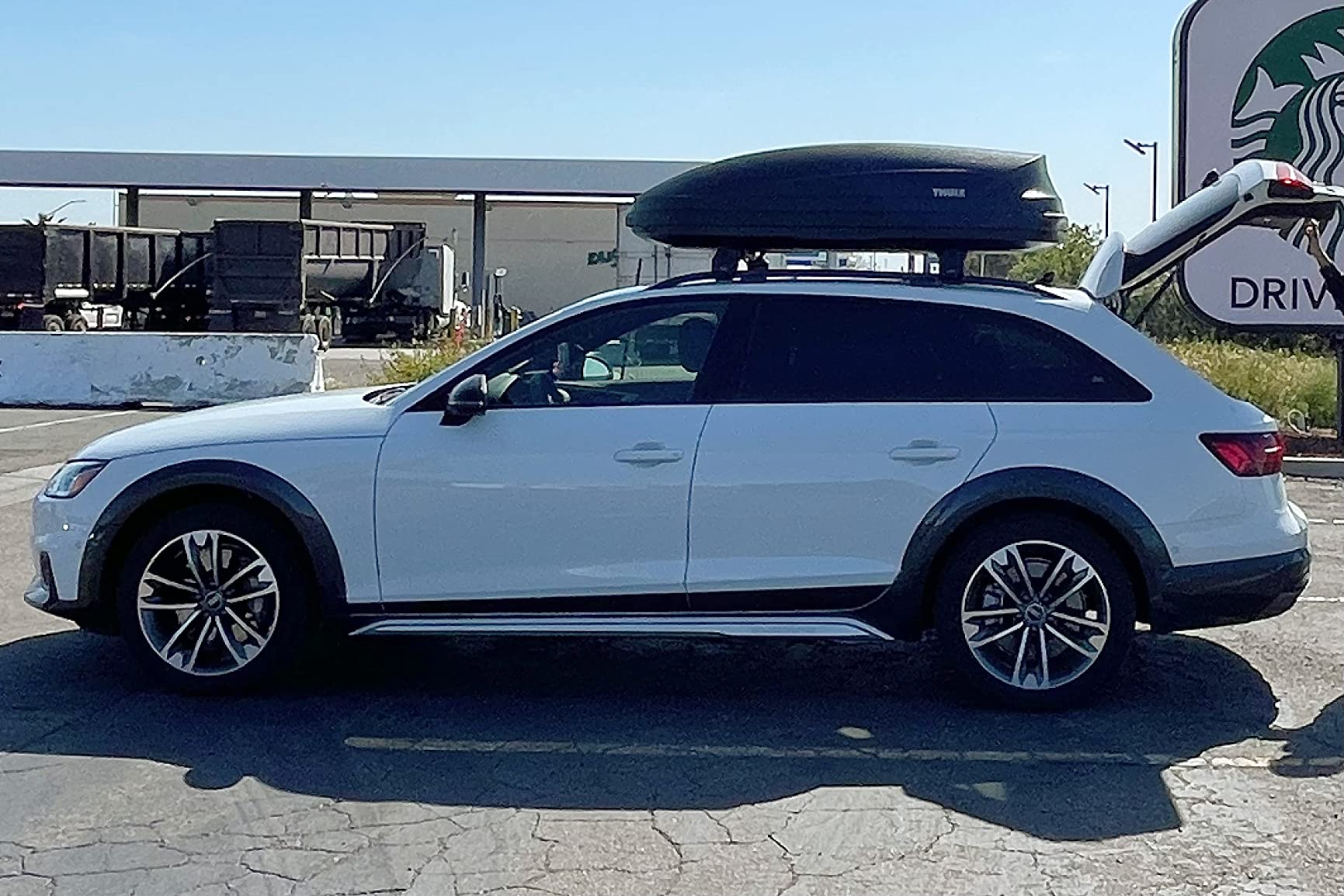 $50/mo - Finance Thule 614 Pulse Rack, Medium, Black | Buy Now, Pay Later