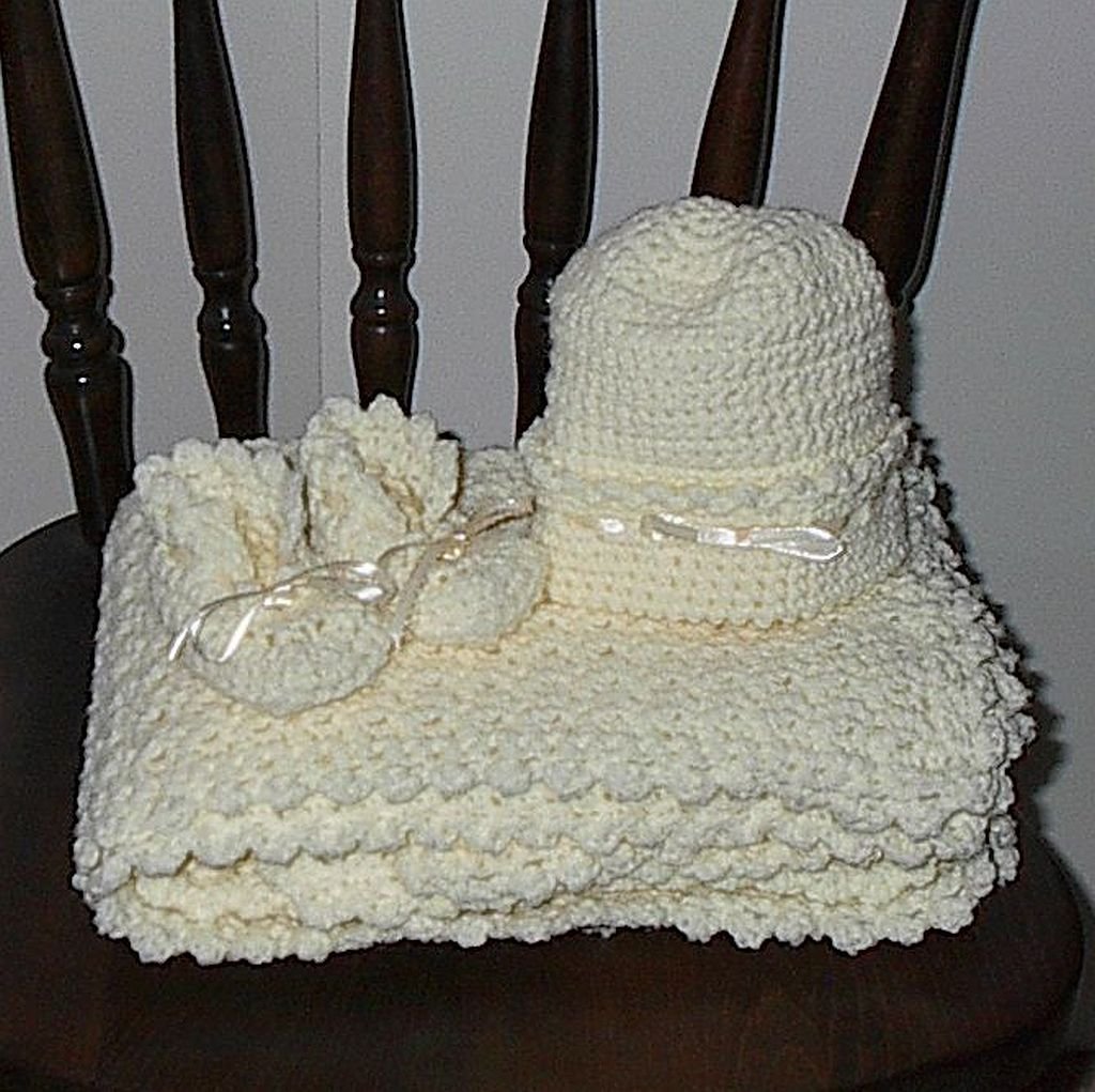 Amazon.com : Crocheted Baby Blanket, Booties and Hat Antique : Baby