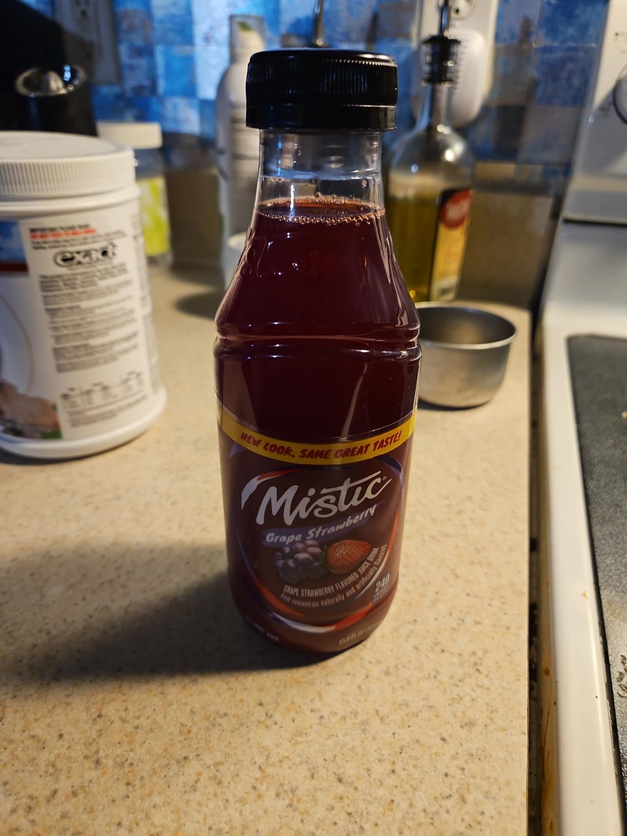 Amazon.com: Mistic Grape Strawberry Drink, 16oz Glass Bottle (Pack of 6 ...