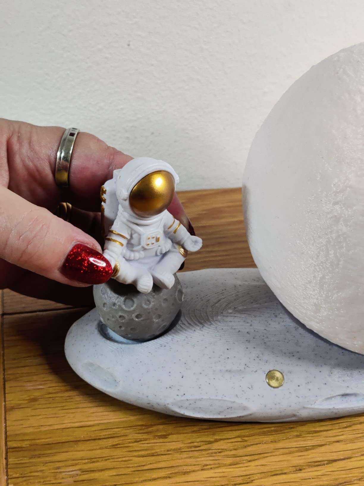 Spinning Moon Lamp, 3D Printed Mood Light with Rotatable Astronaut, LED ...