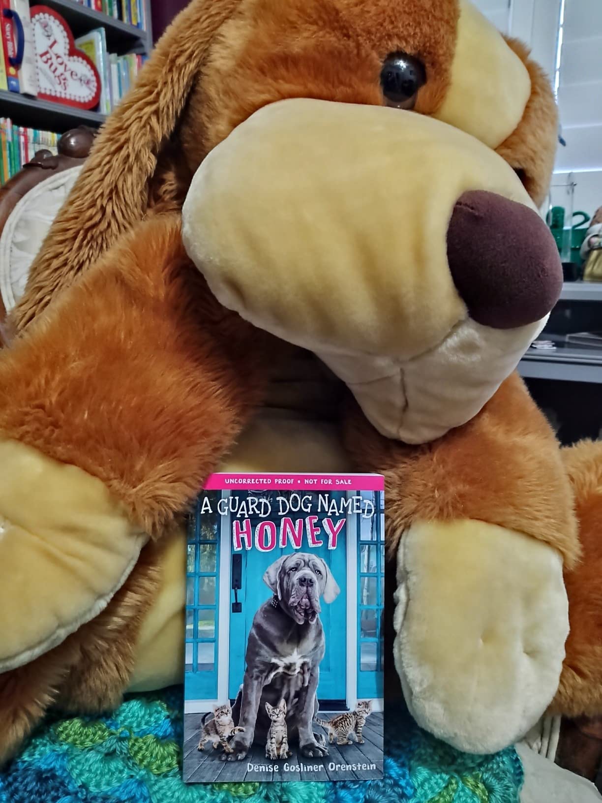 A Guard Dog Named Honey: Denise Gosliner Orenstein: 9781338588101 ...