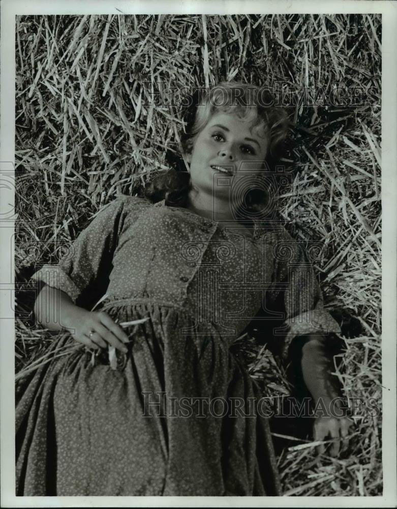 Olive Sturgess Actress 60 Photos - Moonagedaydream.film