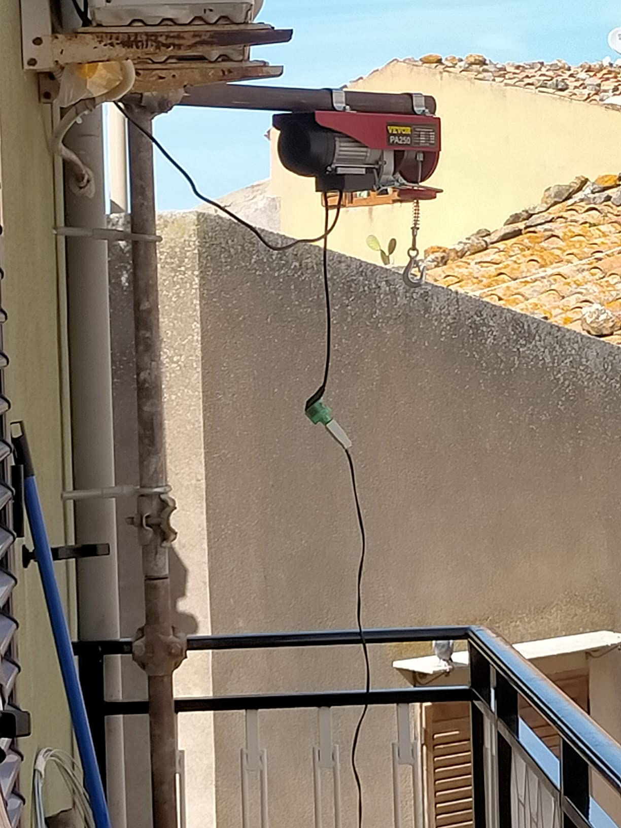 VEVOR 2600lbs Montacarichi da Balcone, Paranco elettrico 1200 kg ...