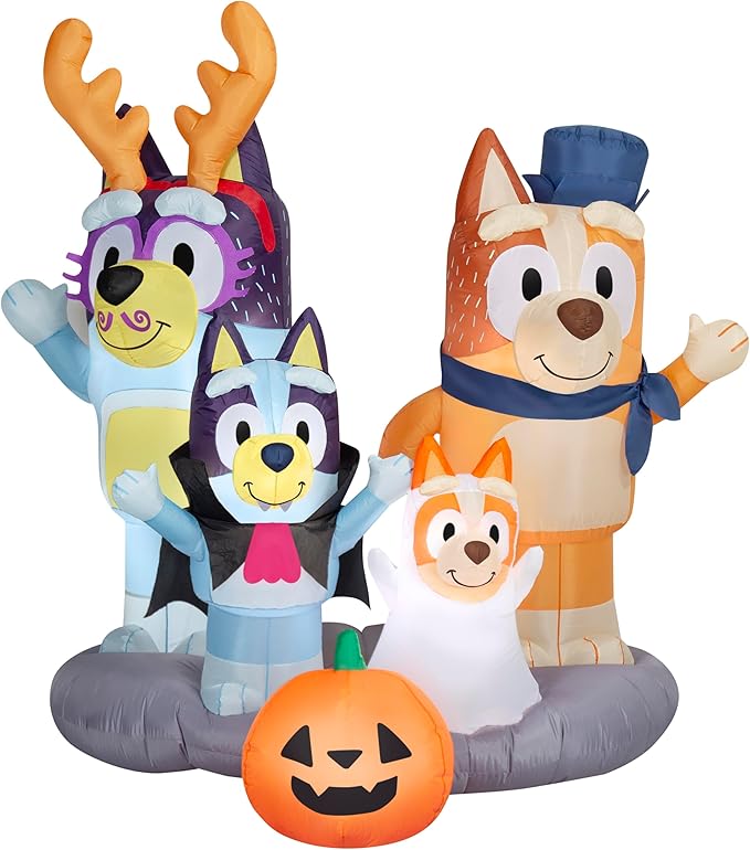 Amazon.com: Gemmy Halloween Inflatable Bluey and Family Scene, 5.5 ft ...