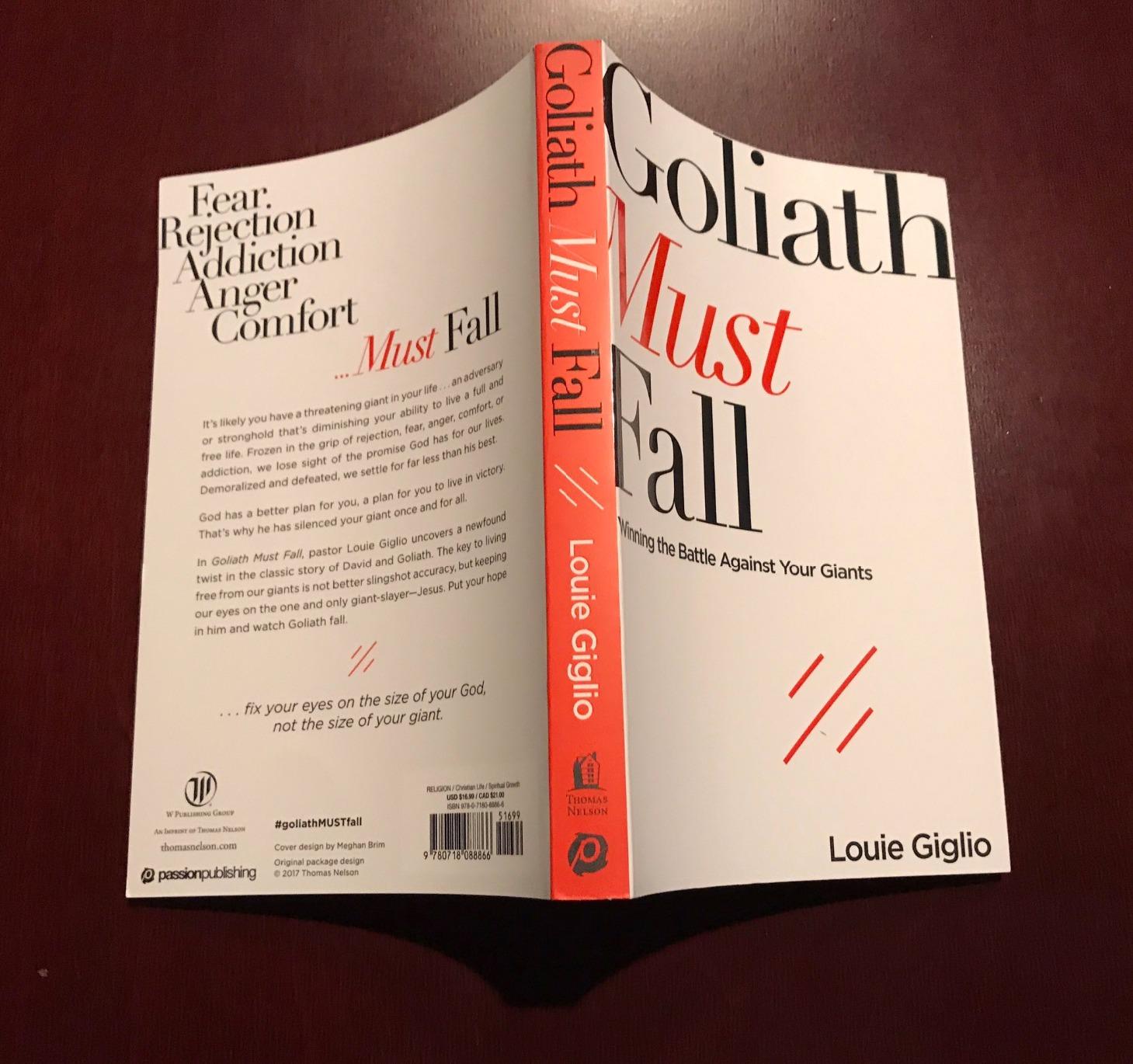 Goliath Must Fall: Louie Giglio, Jason Dyba: 9781536693324: Amazon.com ...