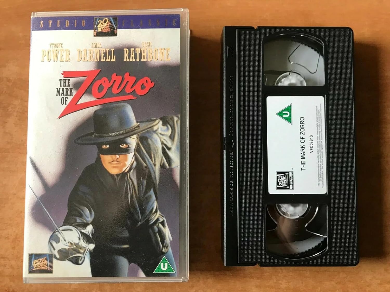 Amazon.com: The Mark of Zorro [VHS] : Tyrone Power, Linda Darnell ...