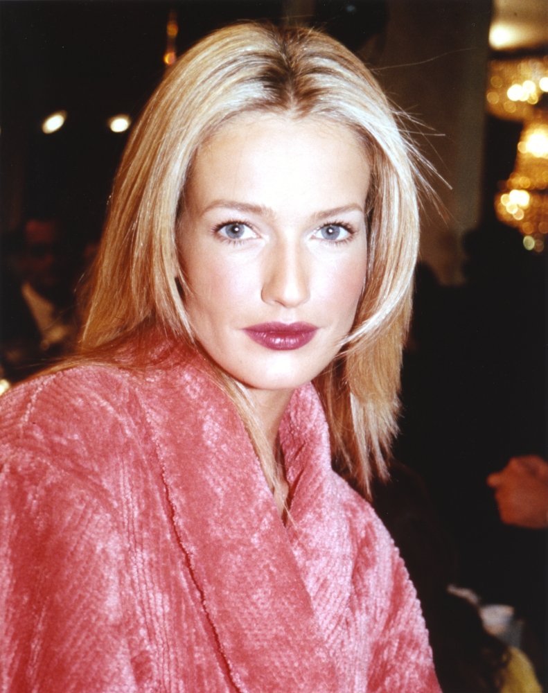 Karen Mulder Karen Mulder: A Fashion Icon Of The 90s Supermodel Era