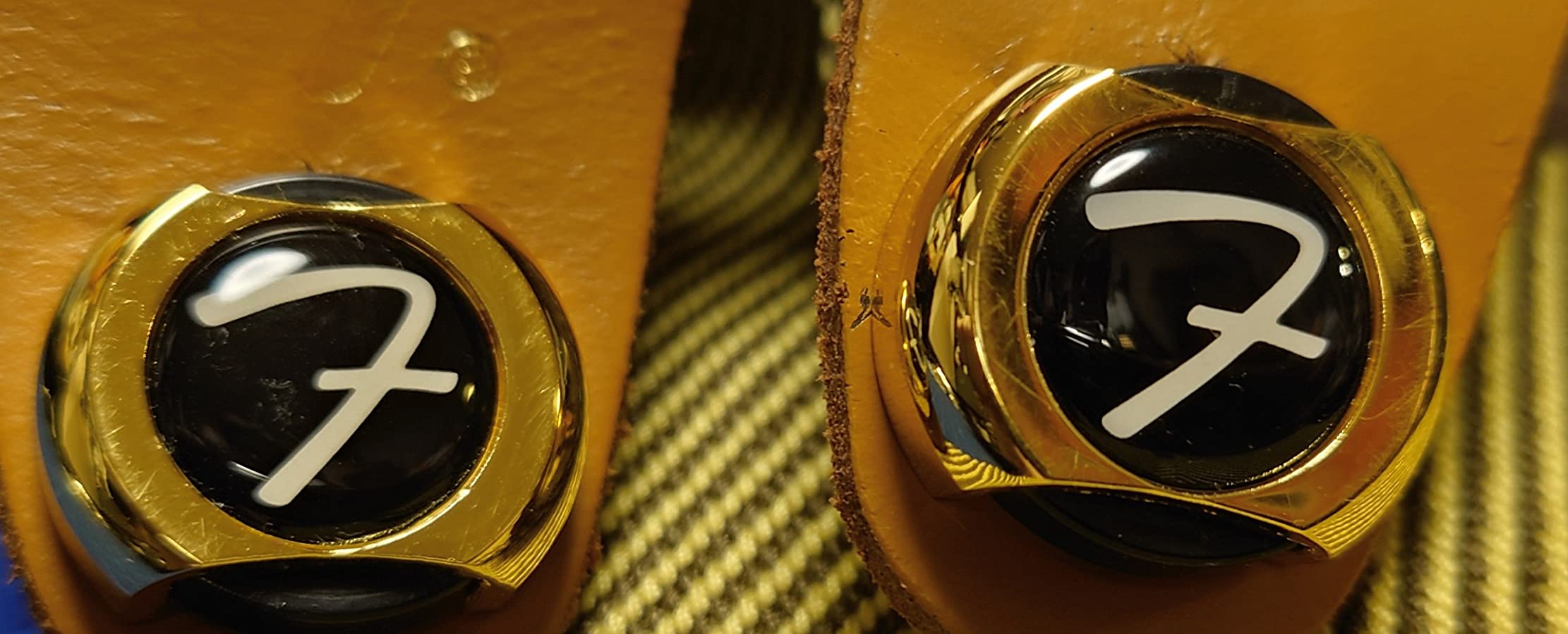 Amazon | Fender ストラップピン Fender® ‘F’ Locks, Gold | エレキギターストラップピン | 楽器・音響機器