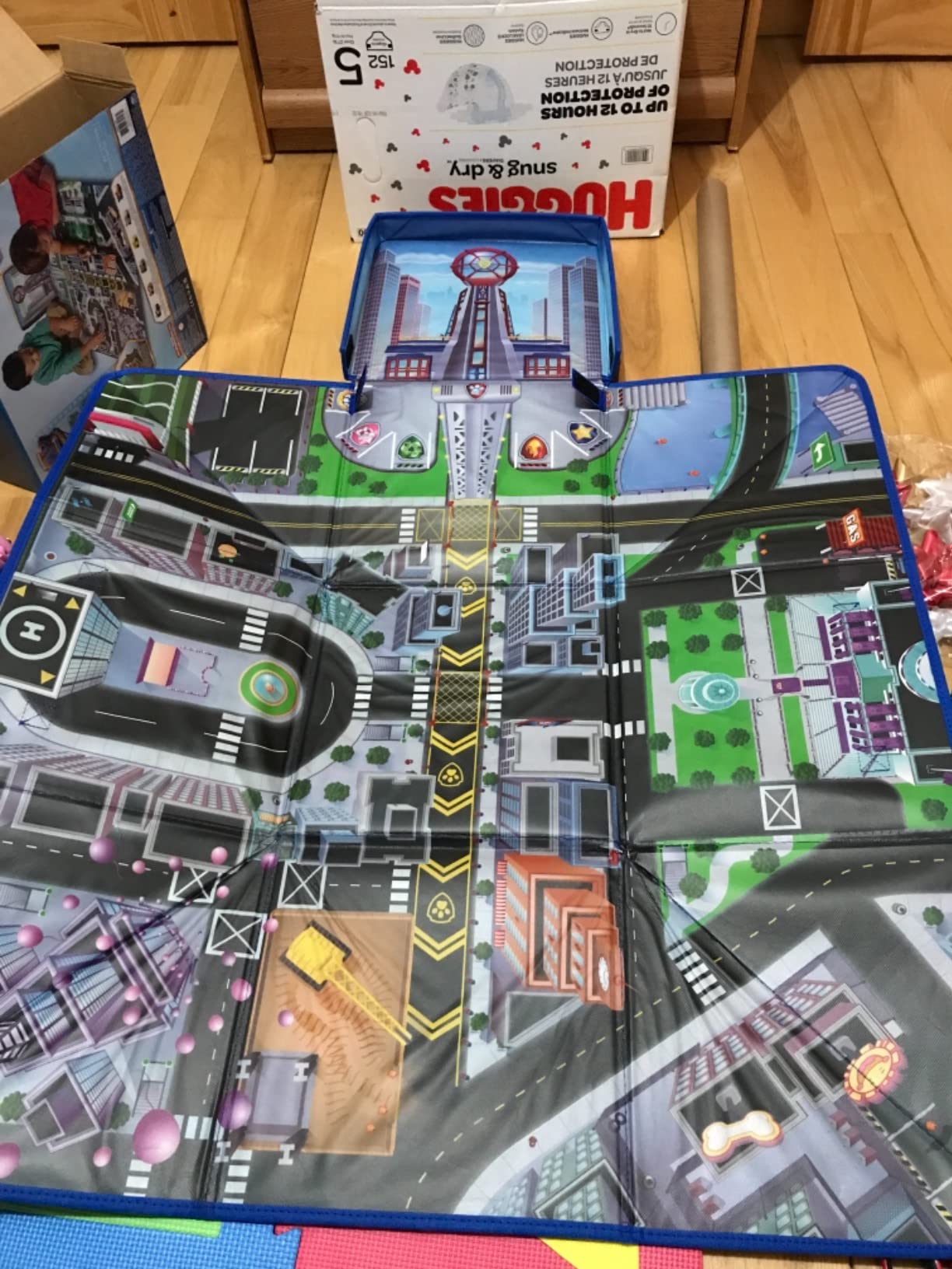 PAW Patrol, True Metal Adventure City Movie Play Mat Set with 2 ...