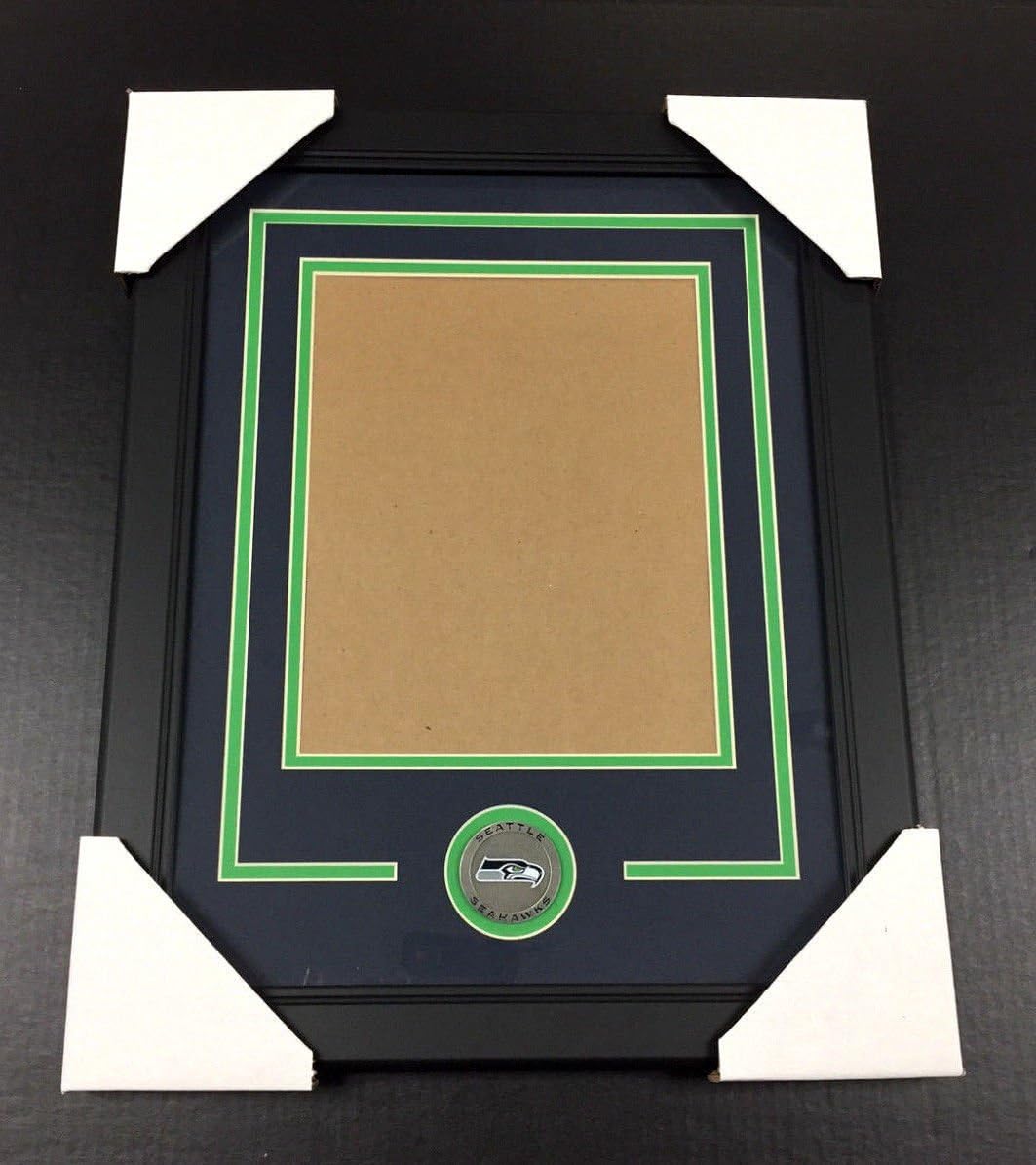 Amazon.com: SEATTLE SEAHAWKS Medallion Frame Kit 8x10 Photo Double Mat ...