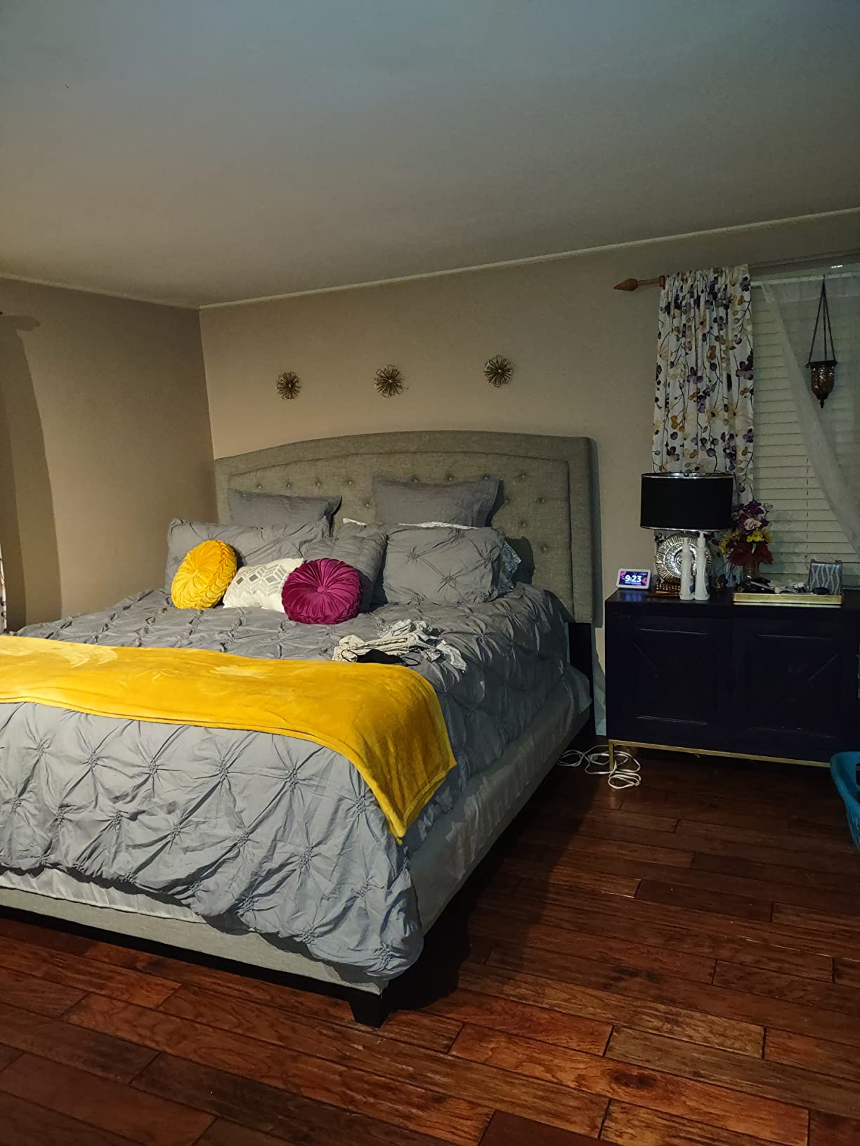 $27/mo - Finance Signature Design by Ashley Jerary Farmhouse Button ...