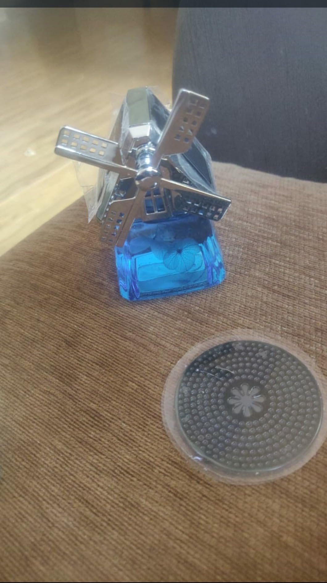 QAWACHH Windmill Design Solar Car Perfume with Solar Rotating fan Car ...