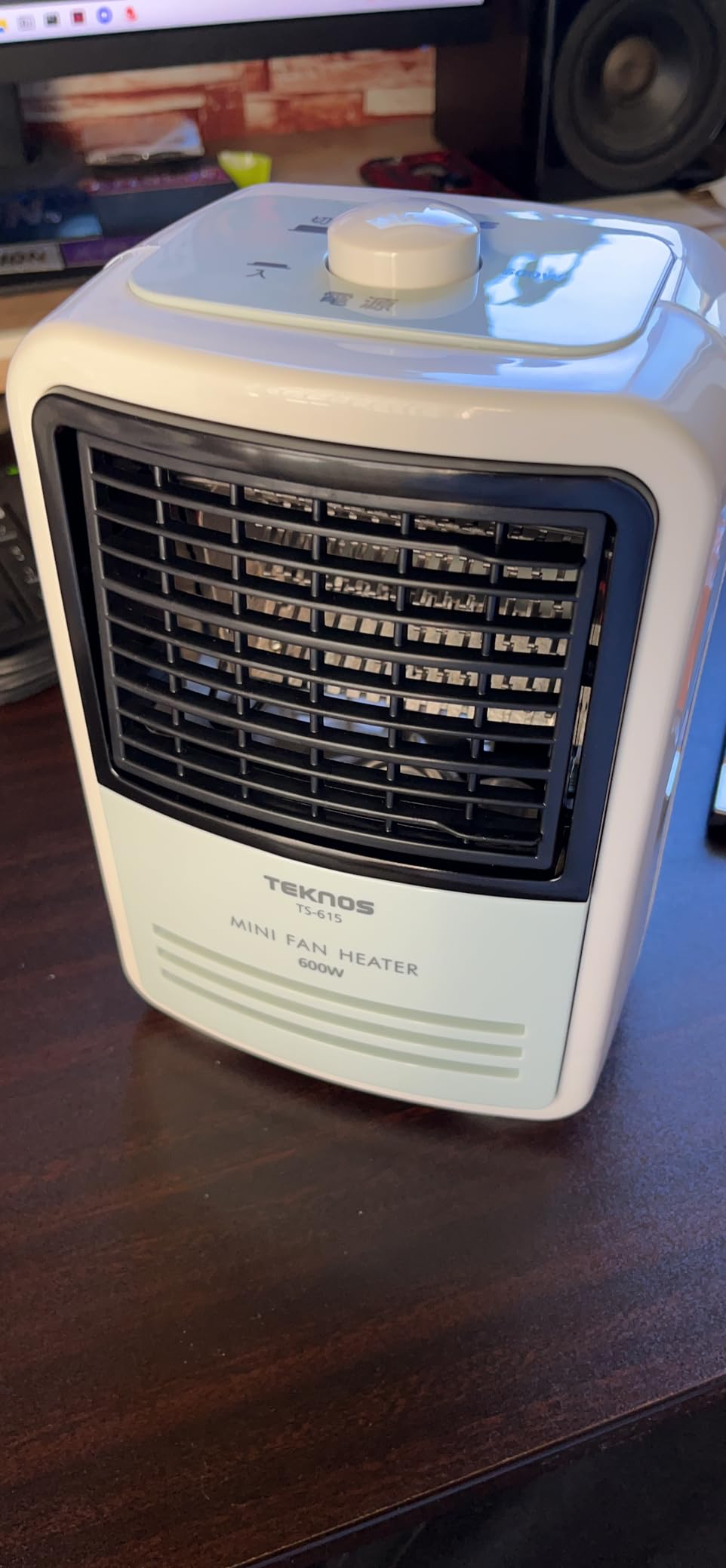 Amazon | TEKNOS ミニファンヒーター 600W TS-615 | TEKNOS | セラミックヒーター 通販