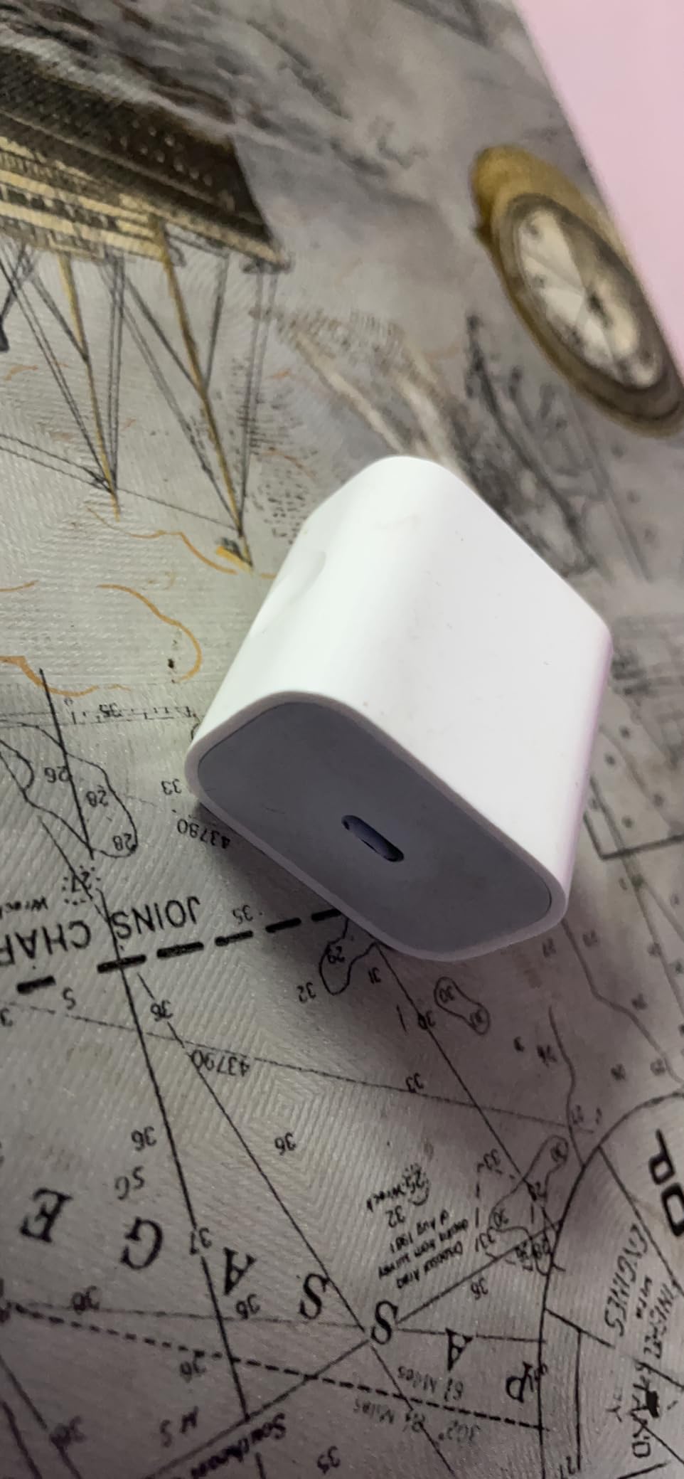 Apple 20W USB-C Power Adapter (for iPhone, iPad & AirPods) : Amazon.in ...