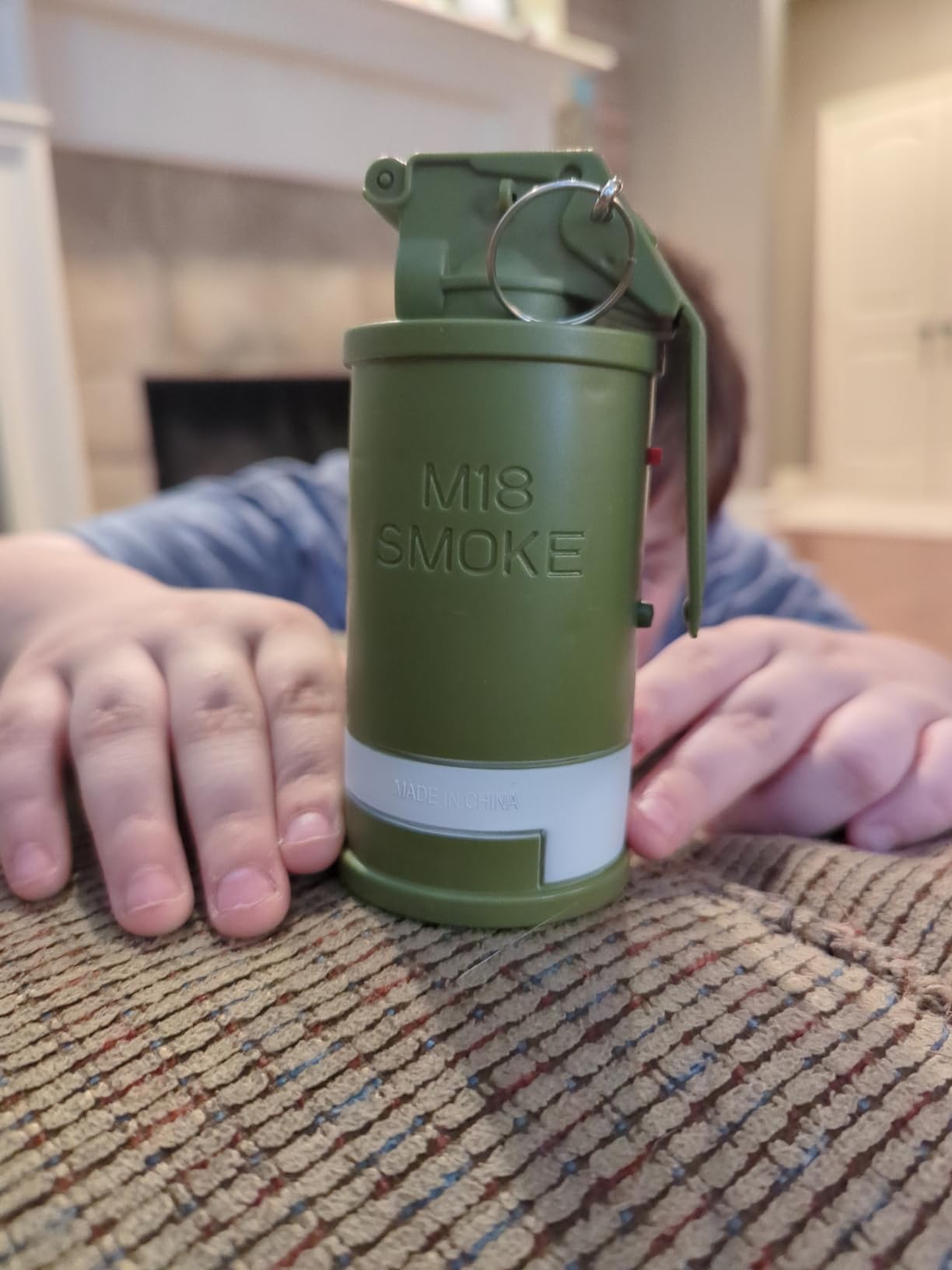 Amazon.com: Handheld Smoke Bomb Smoke Machine Toys, Fun Cool Simulation ...