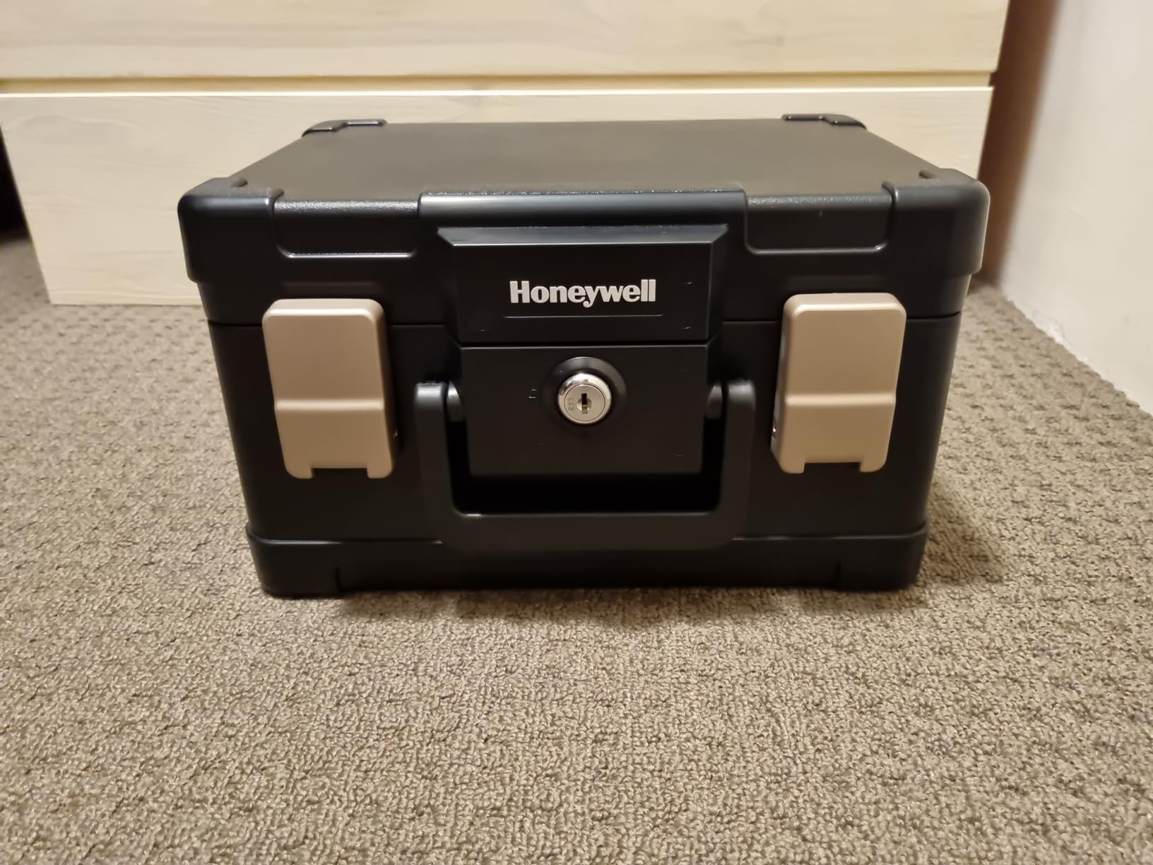 Honeywell Safes & Door Locks- 30 Minute Fire Safe Waterproof Safe Box ...