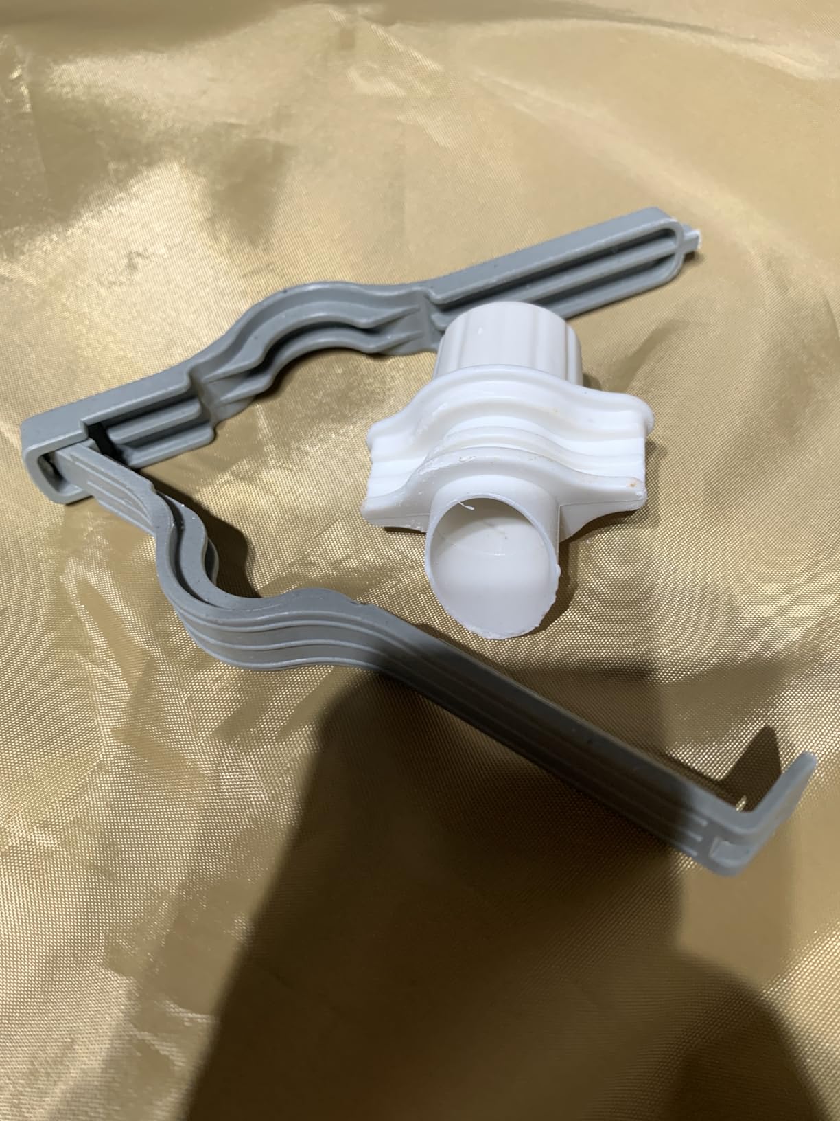 Amazon.co.jp: NUOLUX 注ぎ口付きシーリングクリップ 3個 スクリューキャップ粉乳シール キャップ注ぎ口付きバッグクリップ 大径シーリングクリップ ノズルシーリング 大型収納 ...