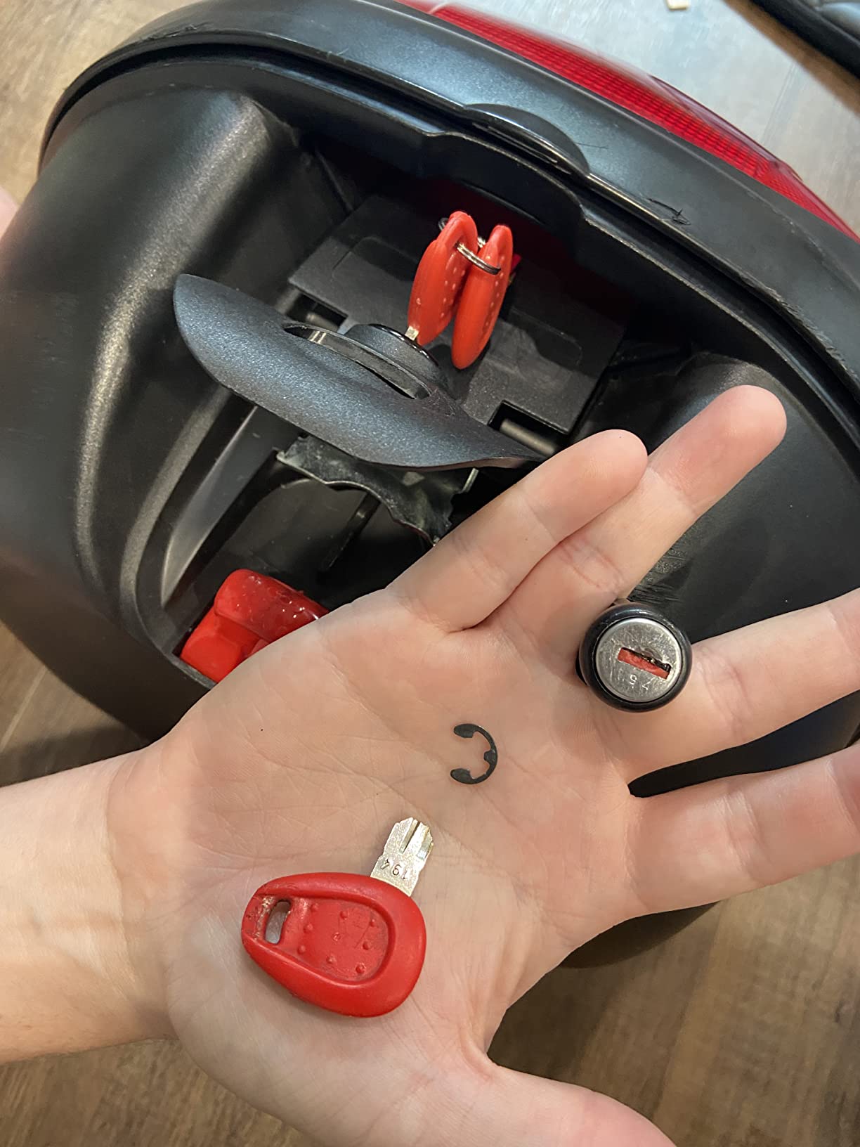 Amazon.com: GIVI Z140R Key Lock Set : Automotive