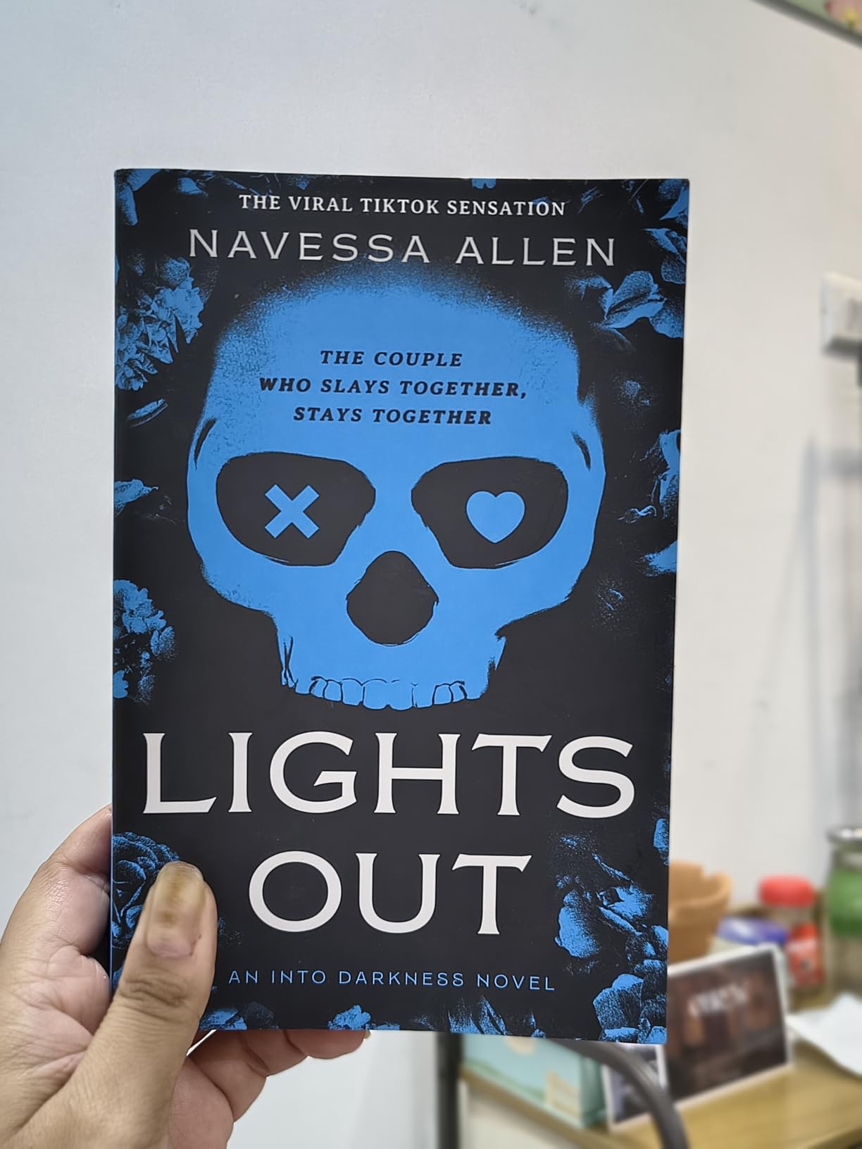 Lights Out - Black Edition: Book 1 of the multi-million copy ...