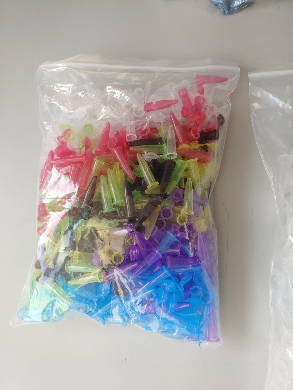 MUHWA 500 PCS Polypropylene Graduated Microcentrifuge Tube with Snap ...