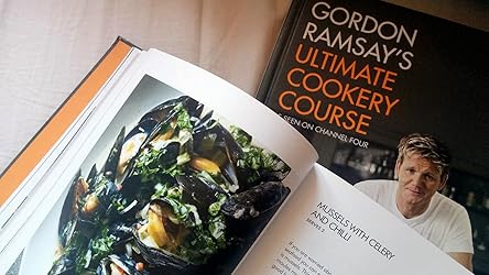 Gordon Ramsay's Ultimate Cookery Course: Amazon.co.uk: Ramsay, Gordon ...