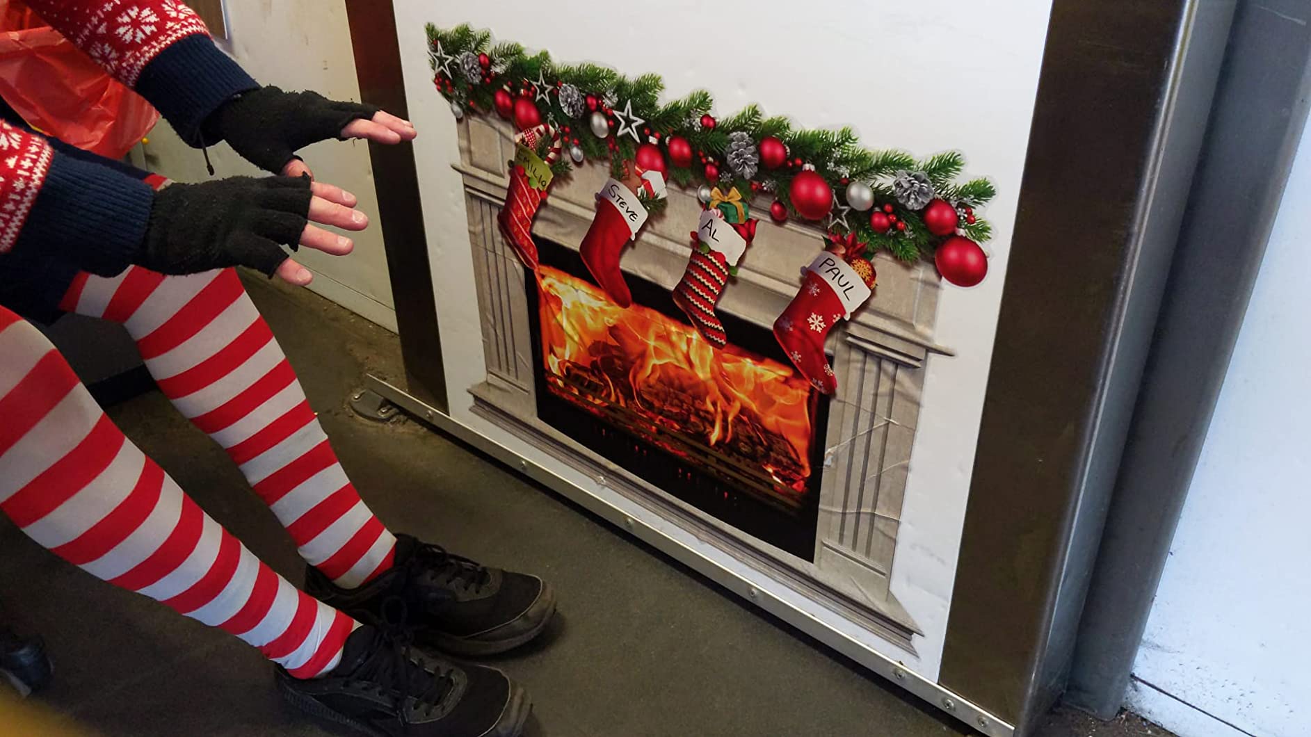 KAIRNE 3D Christmas Fireplace Wall Stickers,with Burning Log Fire Wall Art Decal for Winter ...