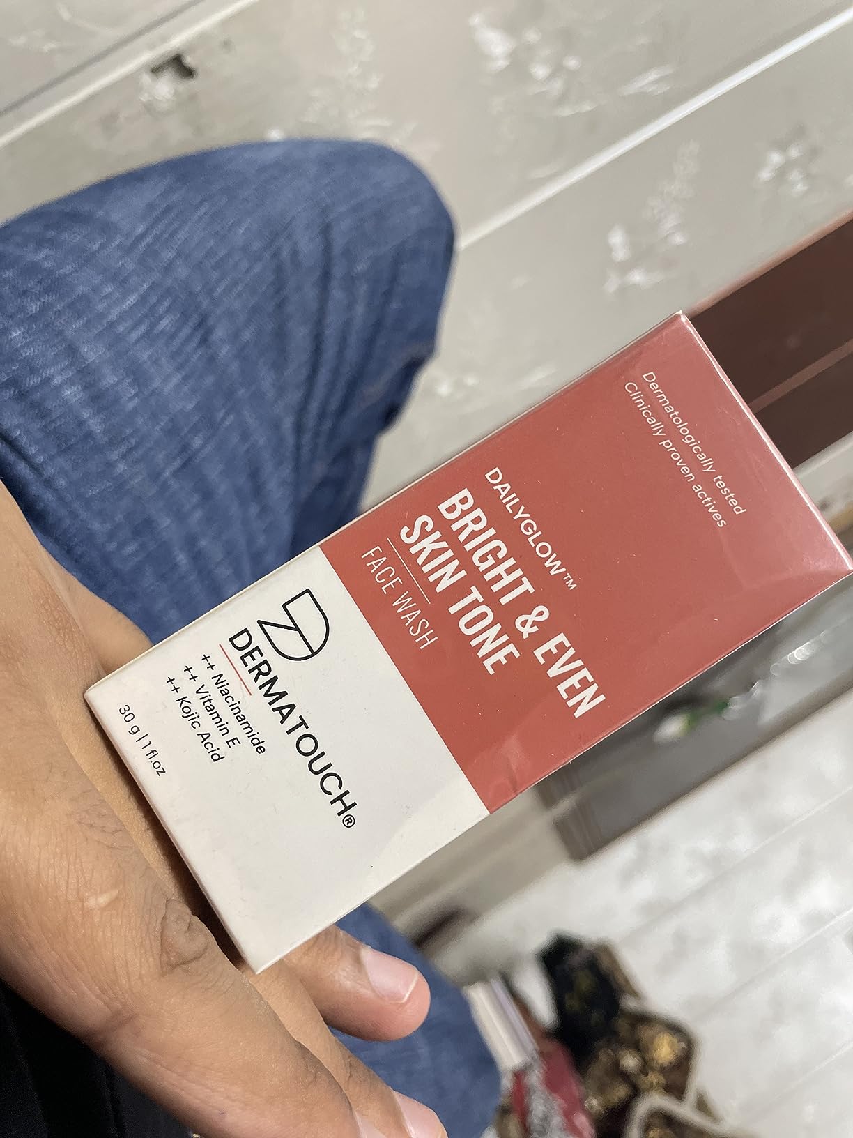 DERMATOUCH Bright & Even Tone Face Wash with Niacinamide, Vitamin E and ...