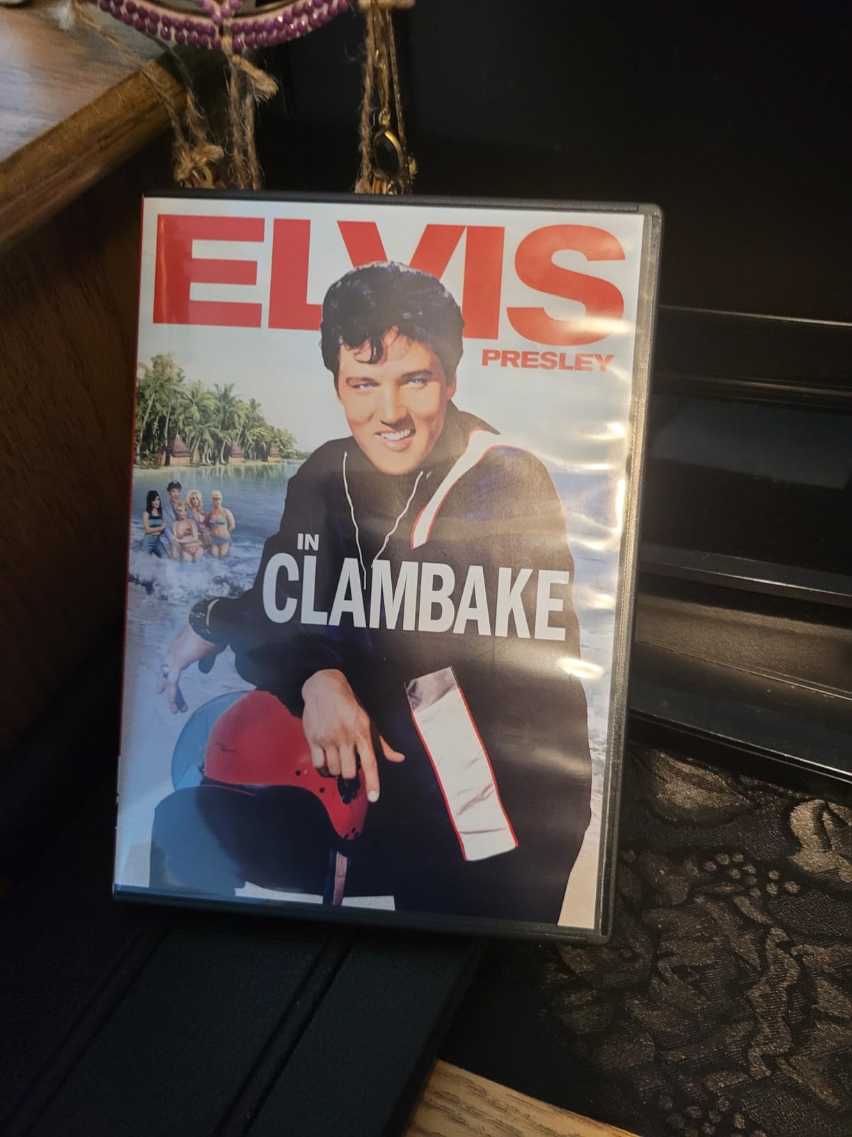 Clambake (Widescreen): Amazon.ca: Elvis Presley: Movies & TV Shows