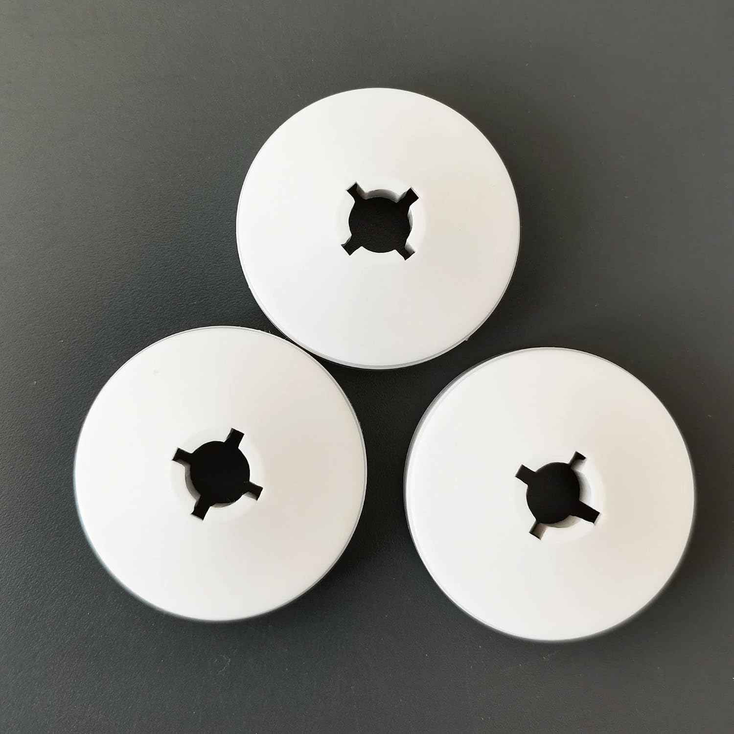 Amazon.com: HONEYSEW 3pcs Medium Spool Cap for Singer 4600, 6200, 6233 ...