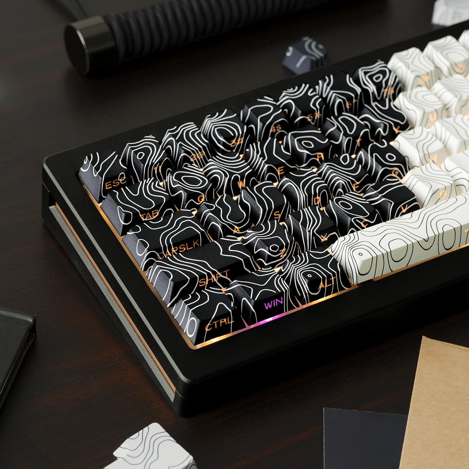 Amazon.com: TIMSEKER 131 Keys Black and White PBT Keycap Set, Cherry ...