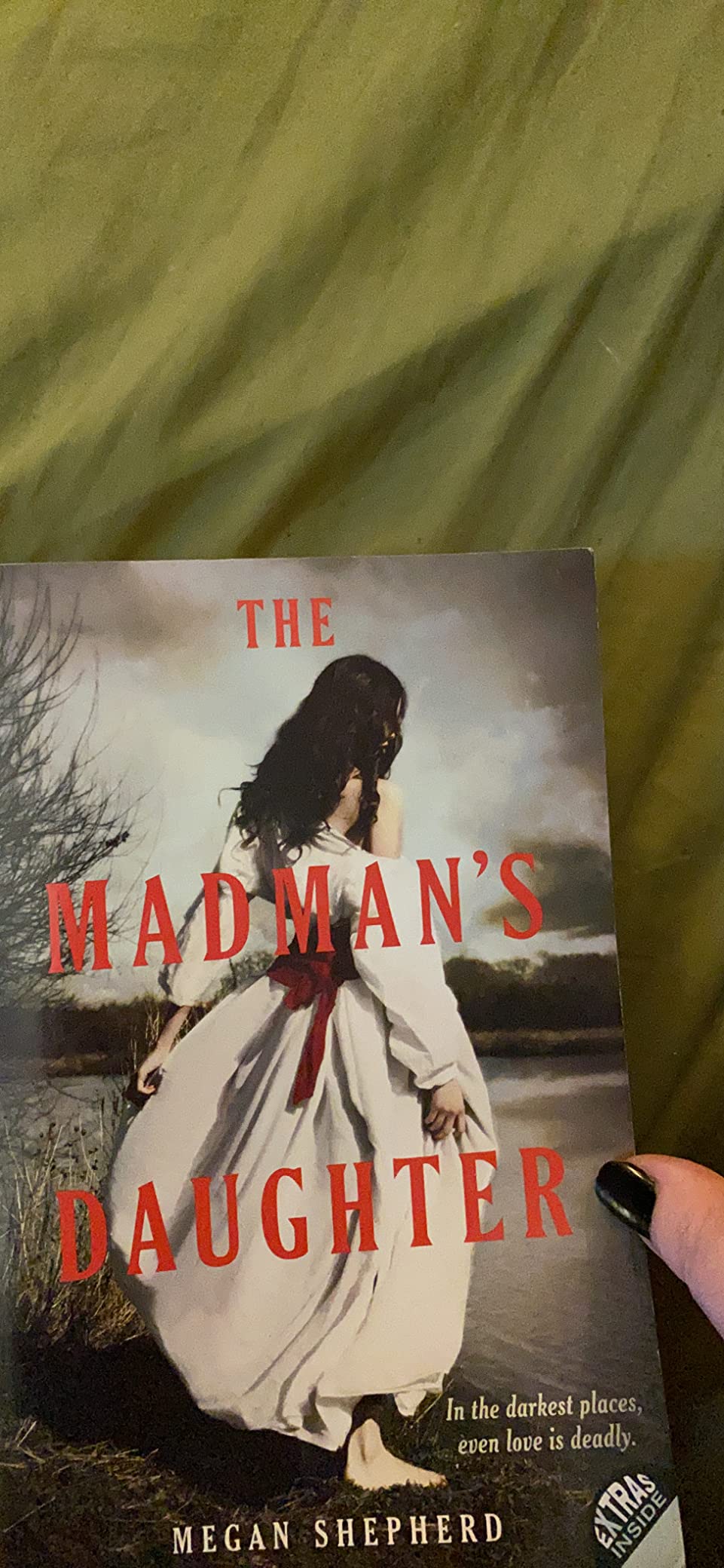 Amazon.com: The Madman's Daughter: 9780062128027: Megan Shepherd: Books