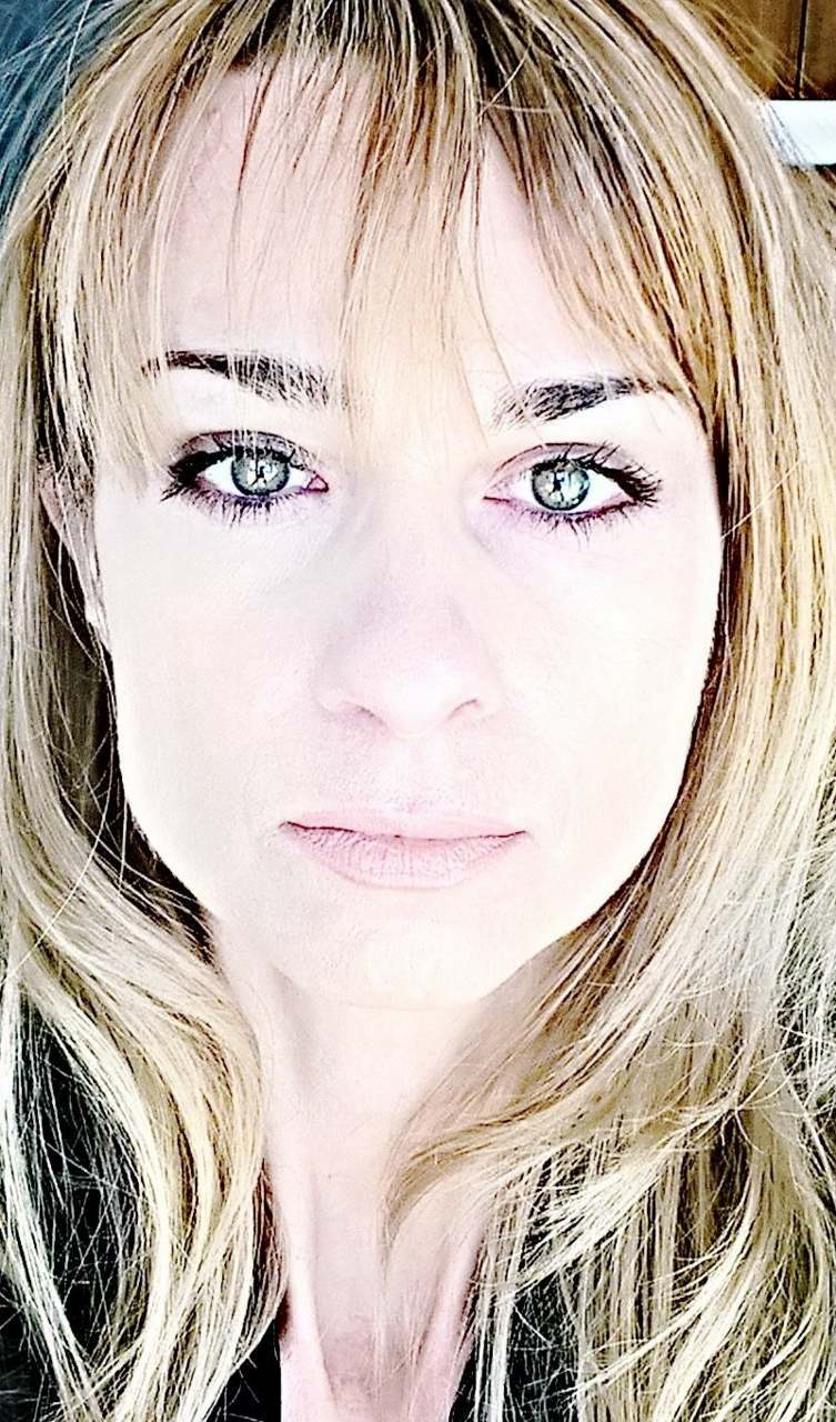 Amazon.in: Lara Nikoloff: books, biography, latest update