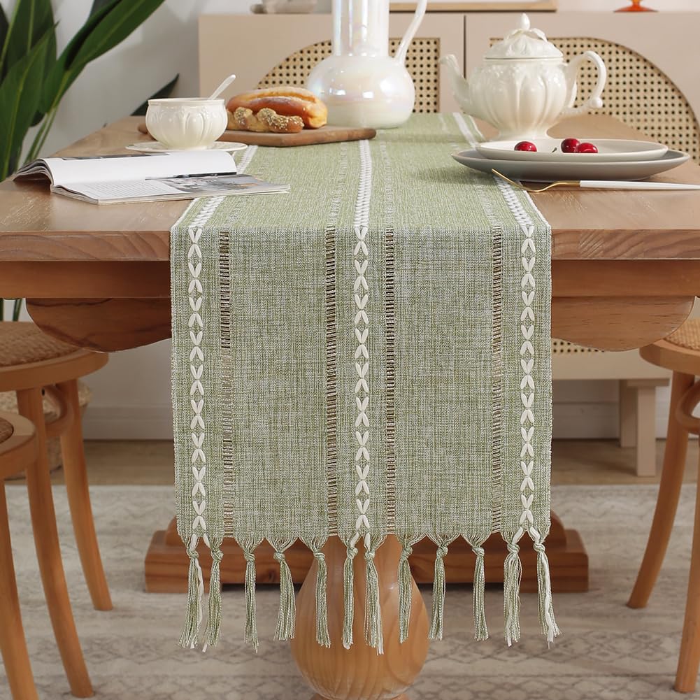 Amazon.com: meioro Rustic Table Runner with Tassels, Farmhouse Boho ...