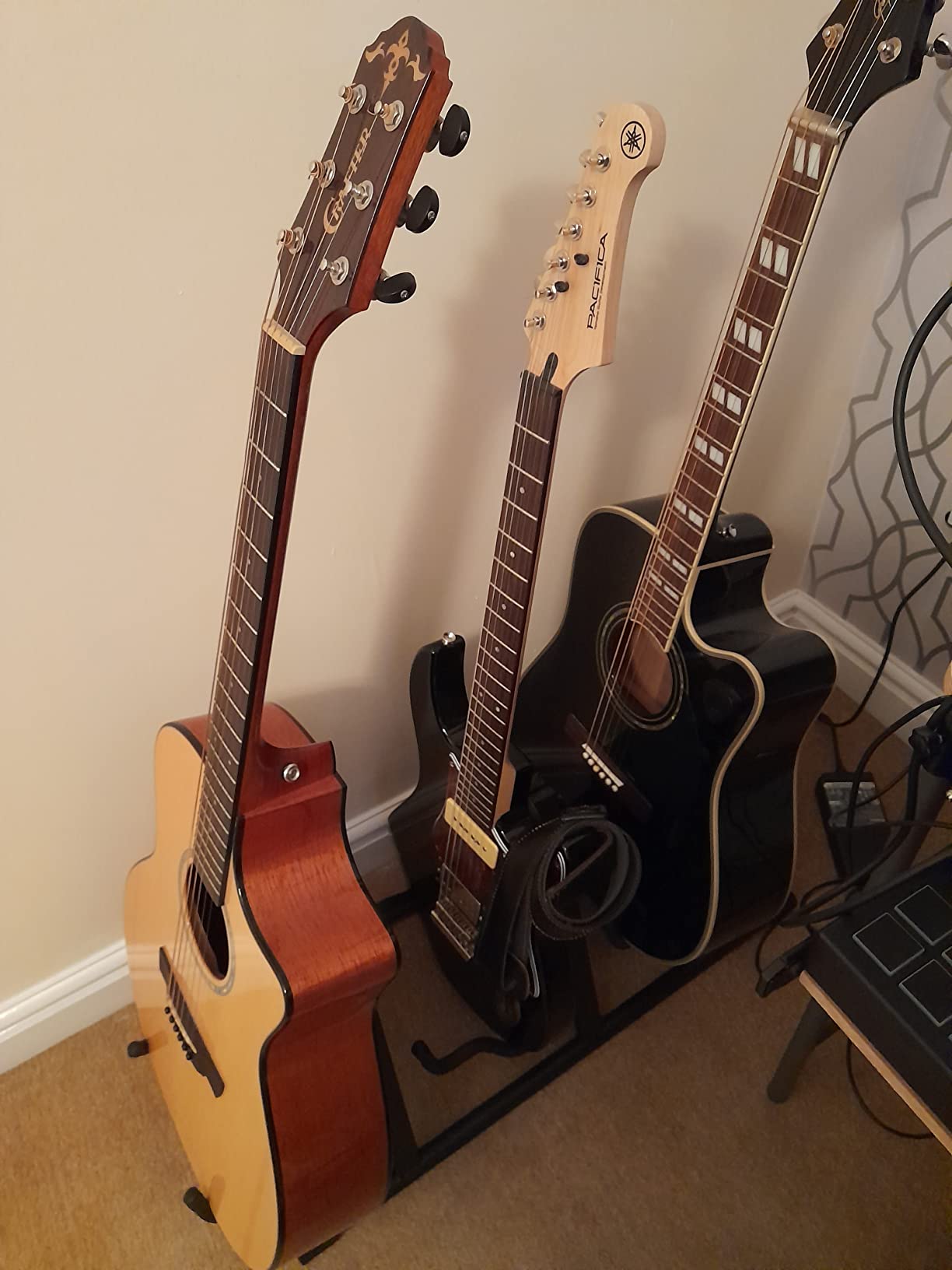 Cobra, Triple Guitar Stand for Electric and Acoustic Guitar : Amazon.co ...