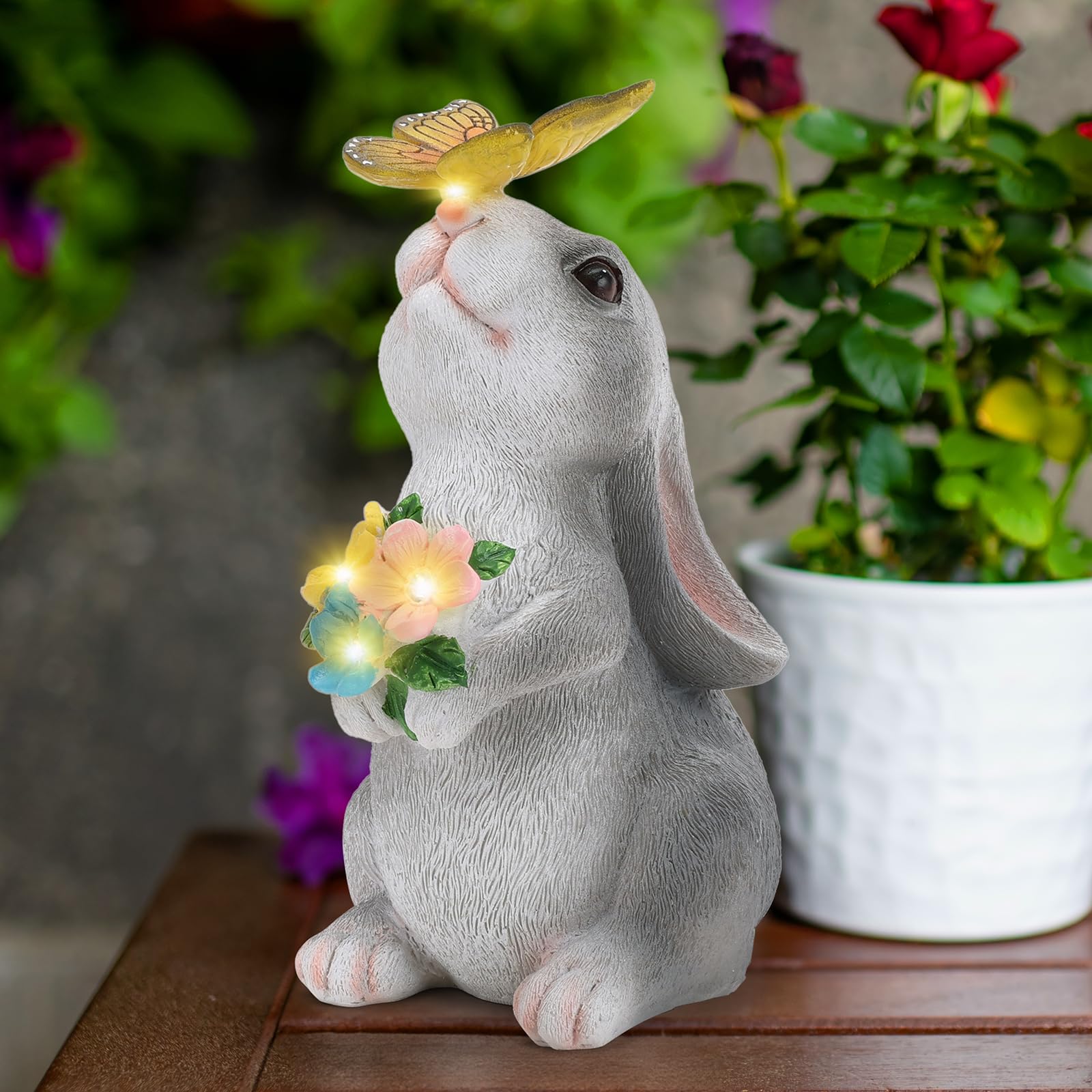 Amazon.com: Foyucool Solar Garden Statue Rabbit with Solar Lantern ...
