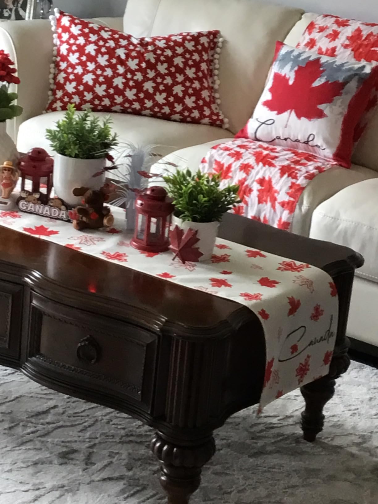 Artoid Mode Red Maple Leaves Line Leaf Canada Day Table Runner ...