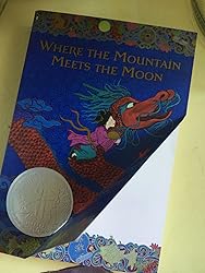 Amazon.com: Where the Mountain Meets the Moon: 9780316038638: Lin ...