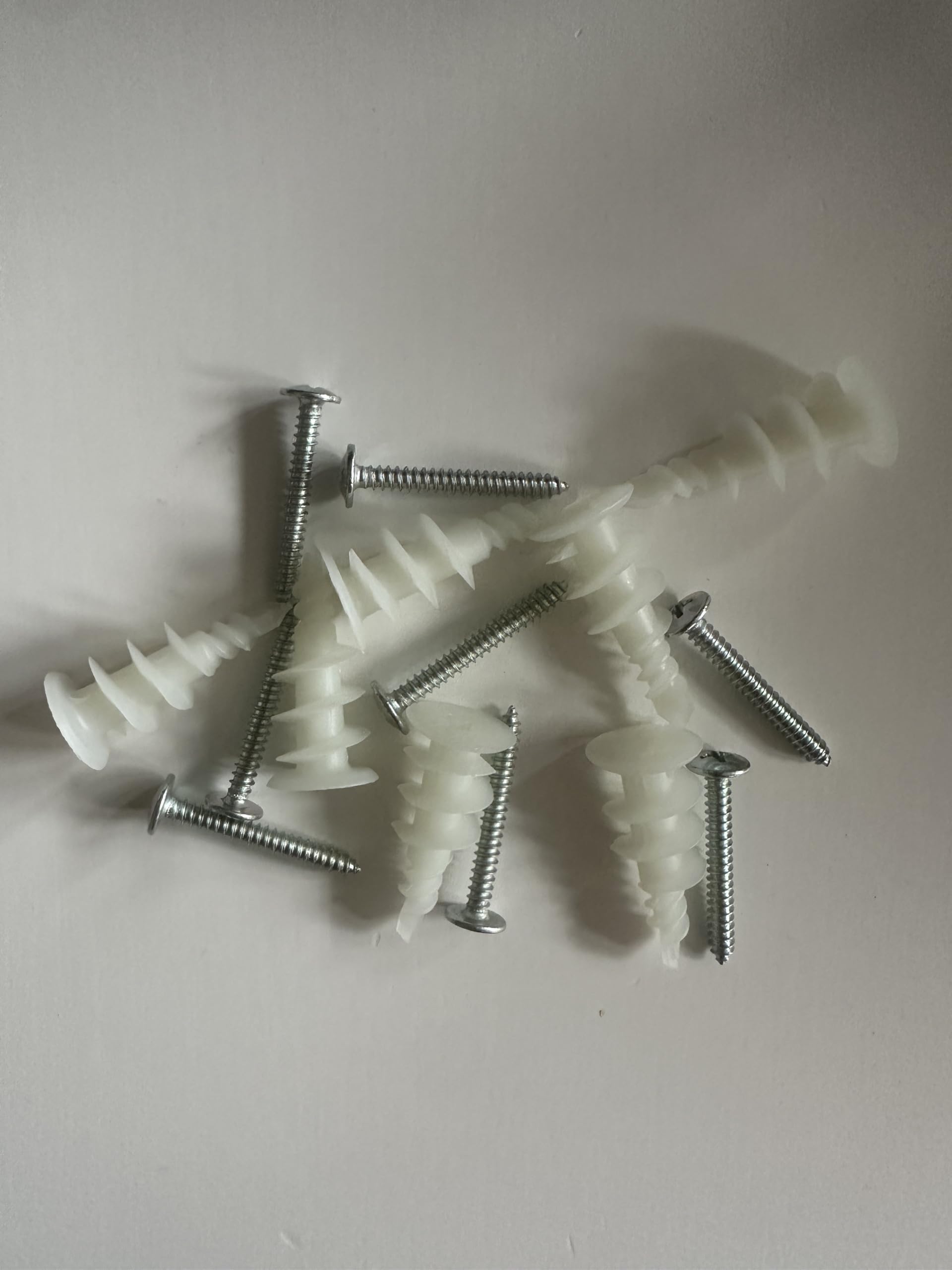 Nylon Plasterboard Fixings Pigtails, Rawl Wall Plugs, Drywall Anchors ...