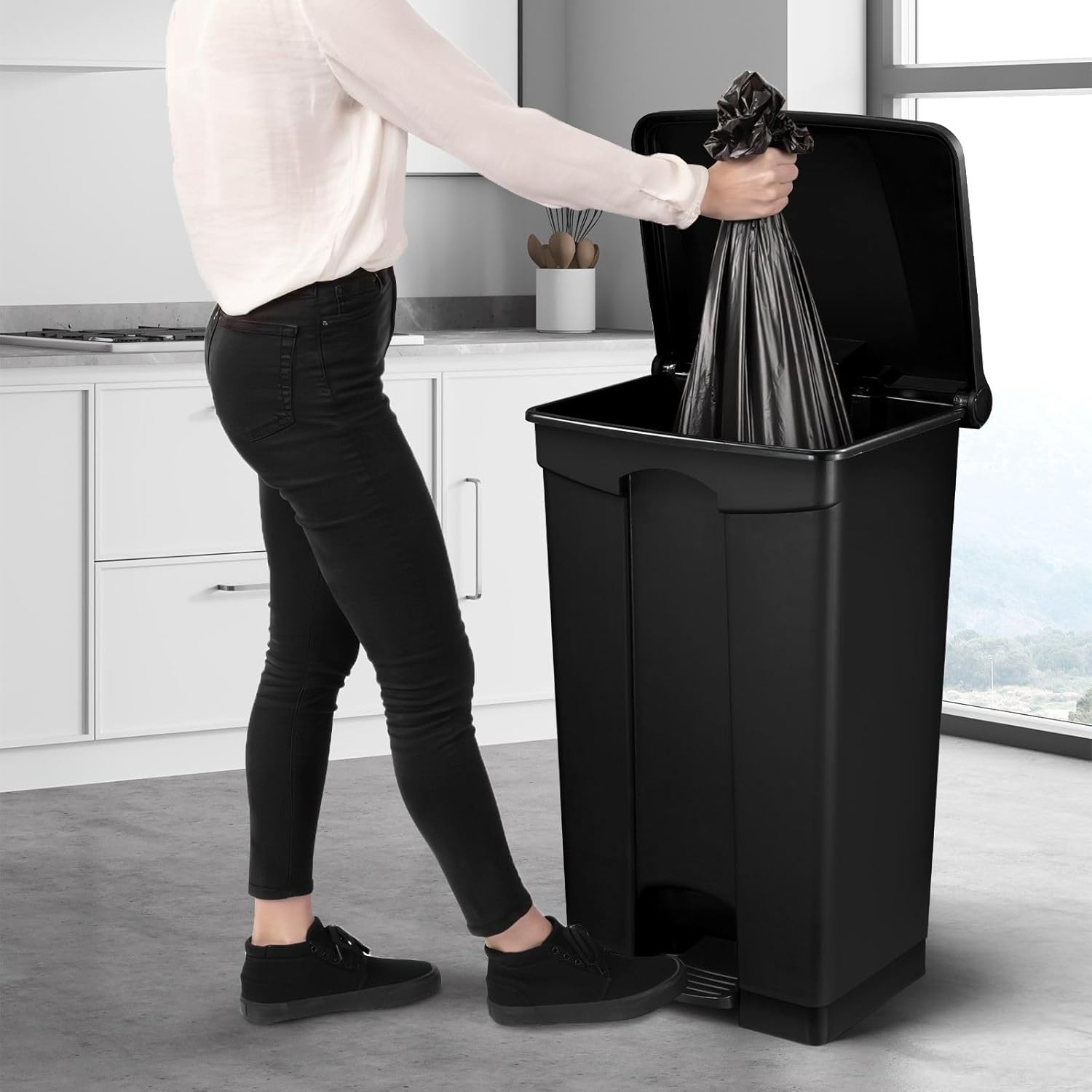 87L Plastic Rubbish Bin Foot Pedal Kitchen Trash Bin with Lid Mall ...