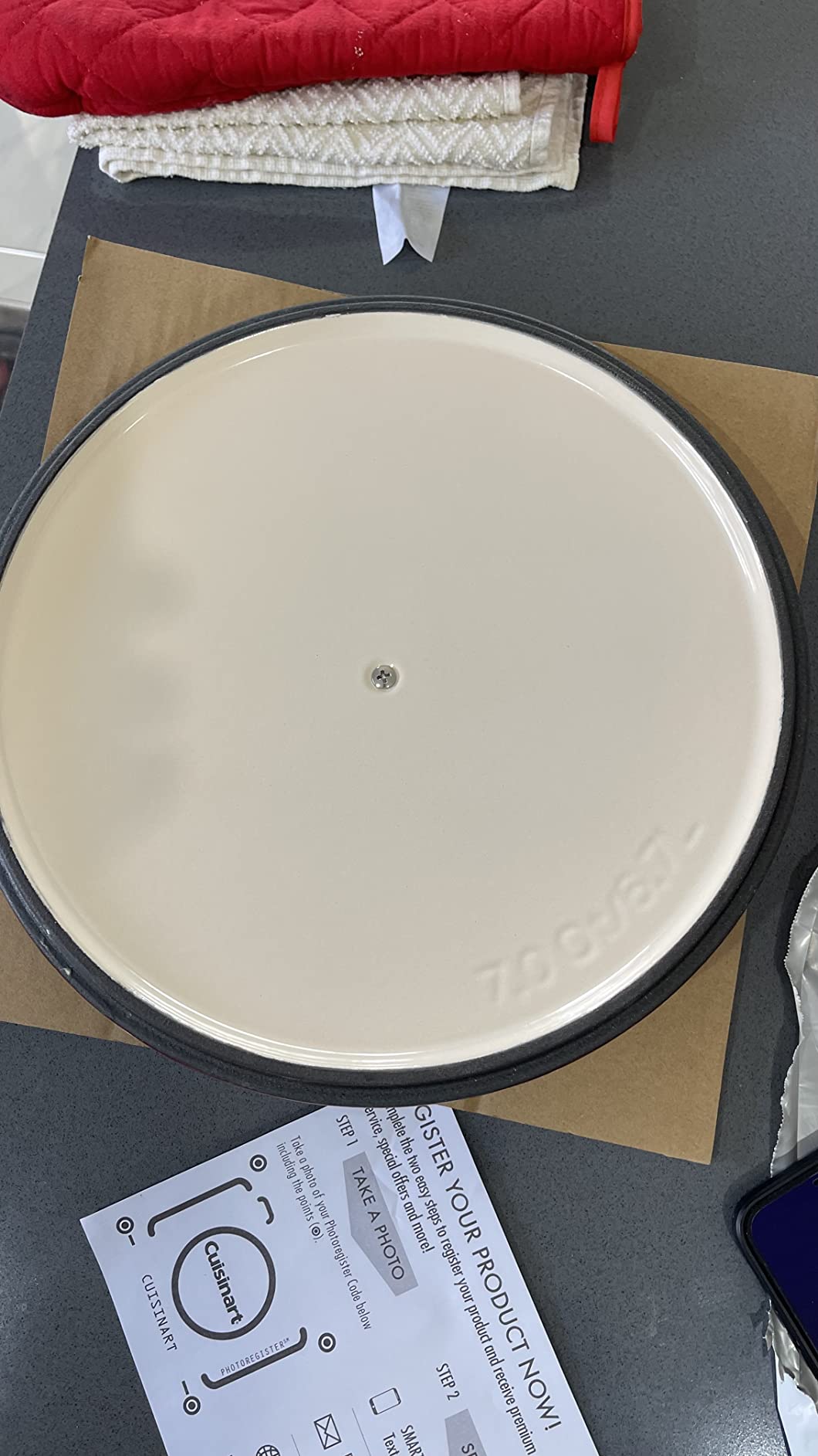 Cuisinart CI755-30CR Chef's Classic Enameled Cast Iron 5-1/2-Quart Oval ...