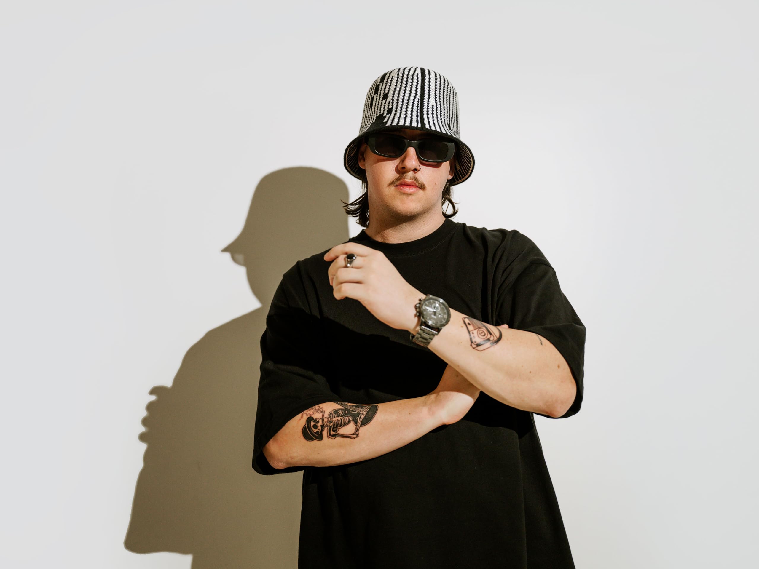 World Gone Wild (feat. Sam Martin) song by Robin Schulz & CYRIL feat ...