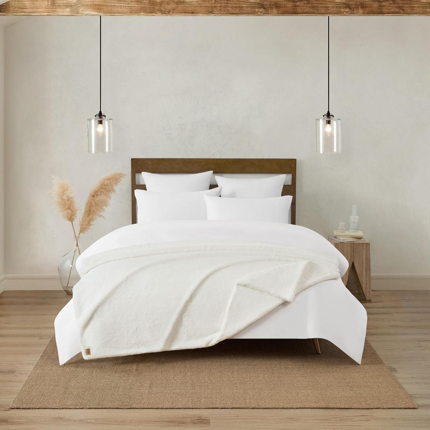 Amazon.com: UGG Faux Fur Throw Blanket - Cozy Room Decor & Home Decor ...