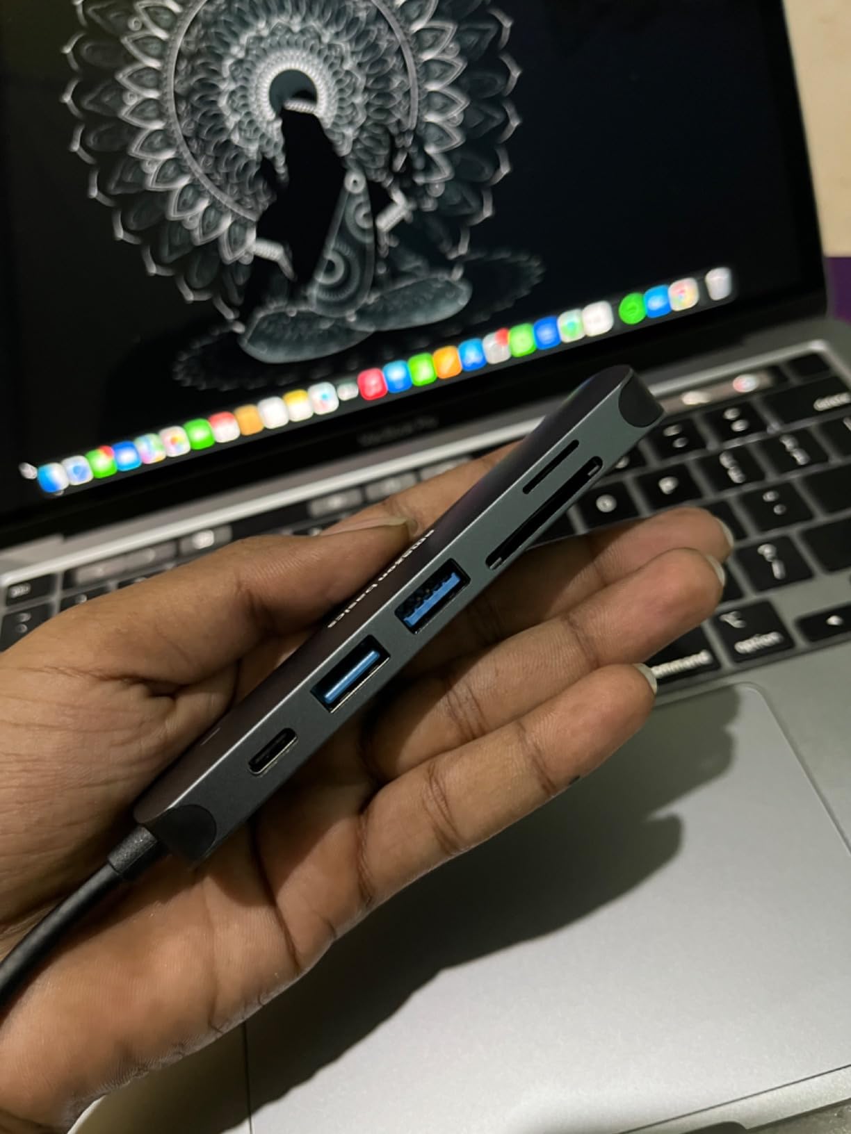 Amazon Basics 6-in-1 Hub Multiport Adapter, USB Type-C with Aluminium ...