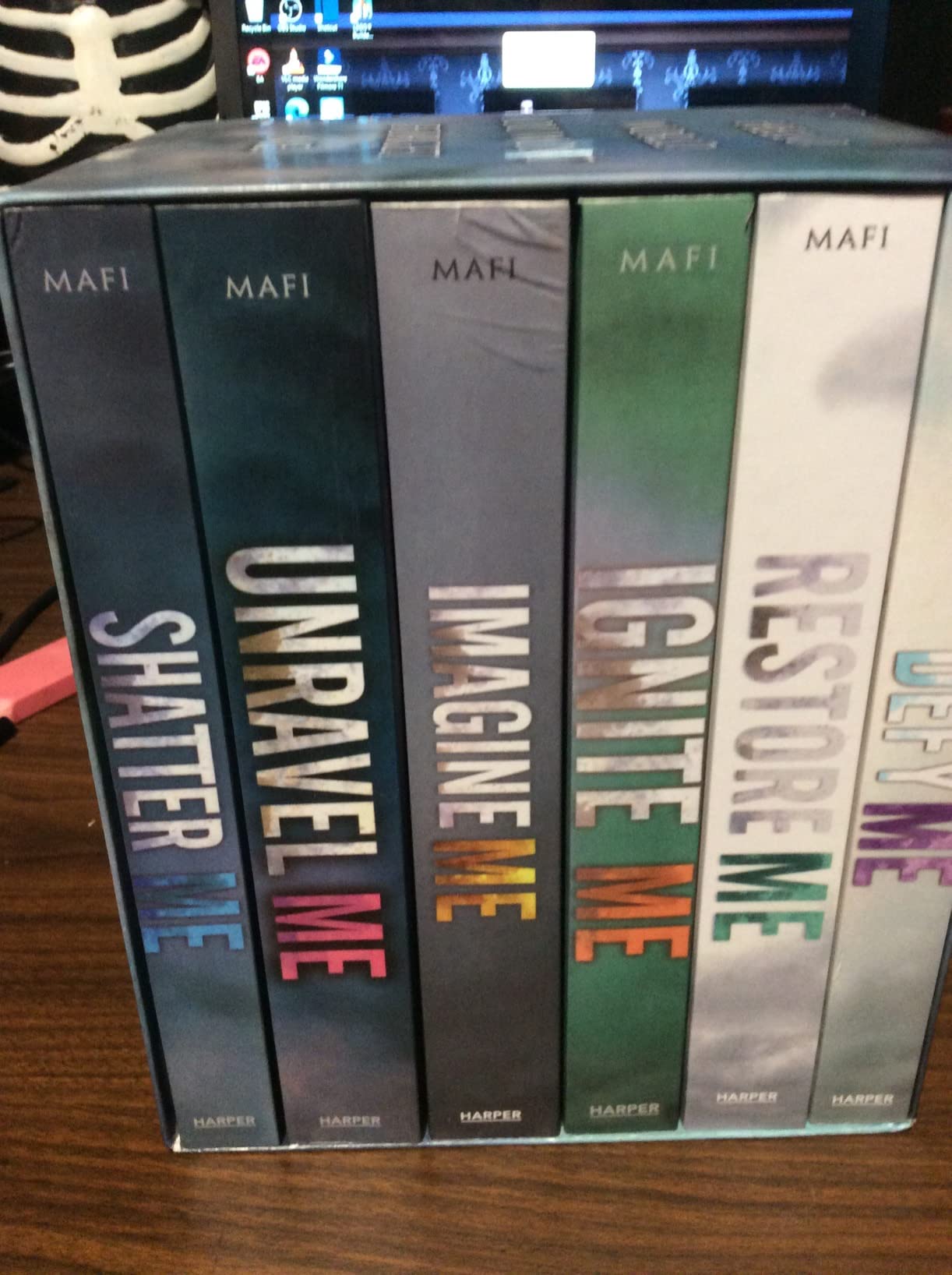 $8/mo - Finance Shatter Me Series 6-Book Box Set: Shatter Me, Unravel ...
