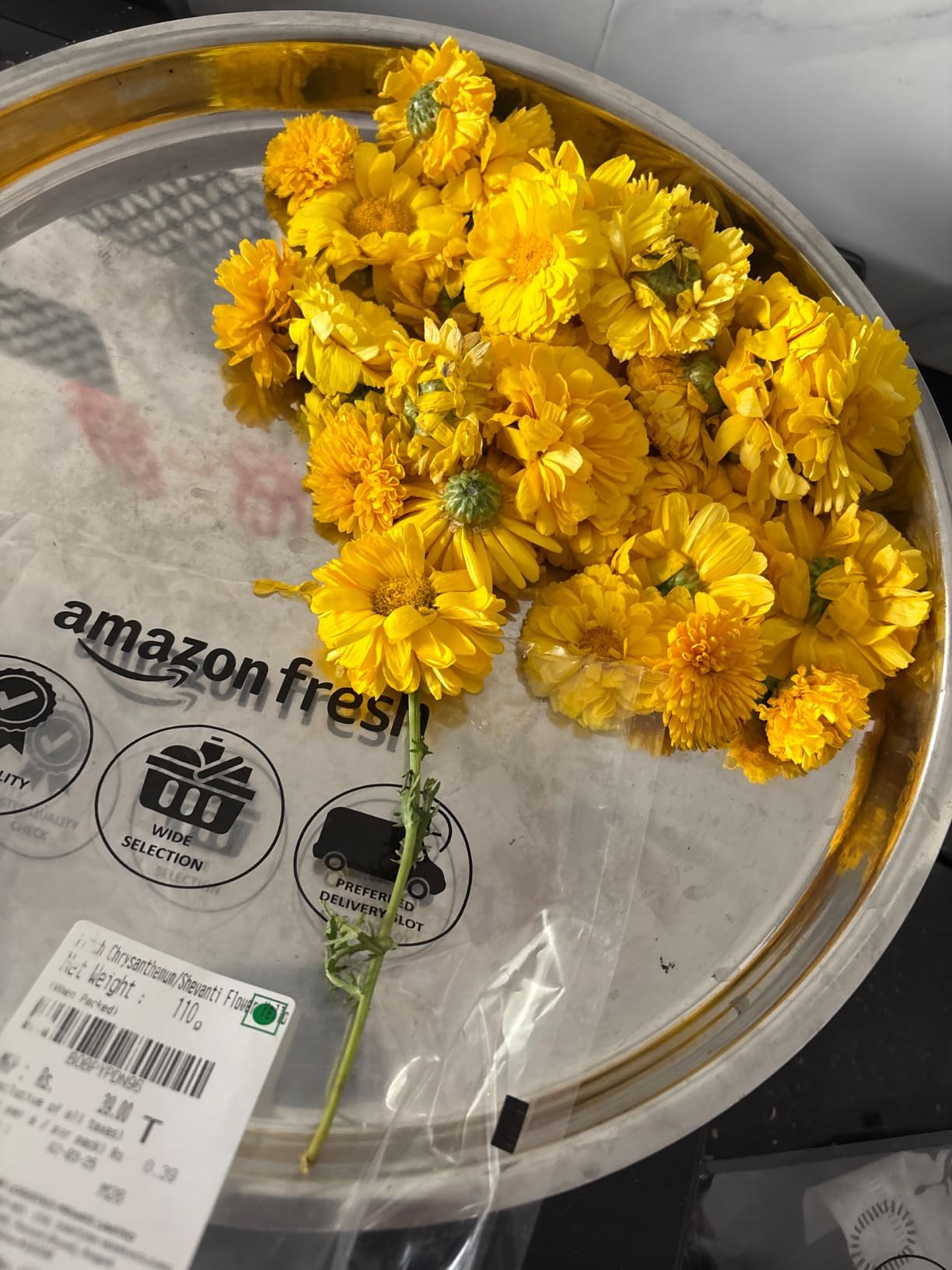 Fresh Chrysanthemum/Shevanti Flower Yellow, 100 g : Amazon.in: Fashion