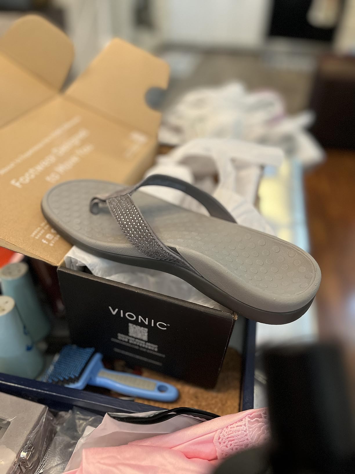 Amazon.com: Vionic Women's Tide Rhinestones Toe-Post Sandal - Ladies ...