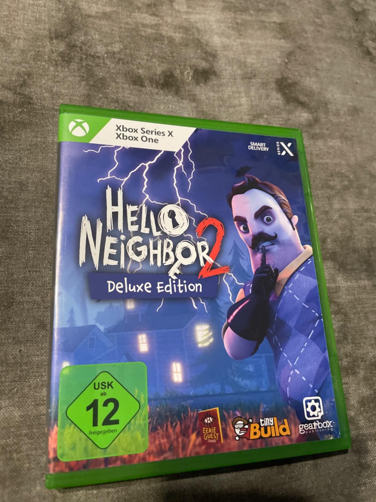 Amazon.com: Hello Neighbor 2: Deluxe Edition for Xbox One & Xbox Series ...