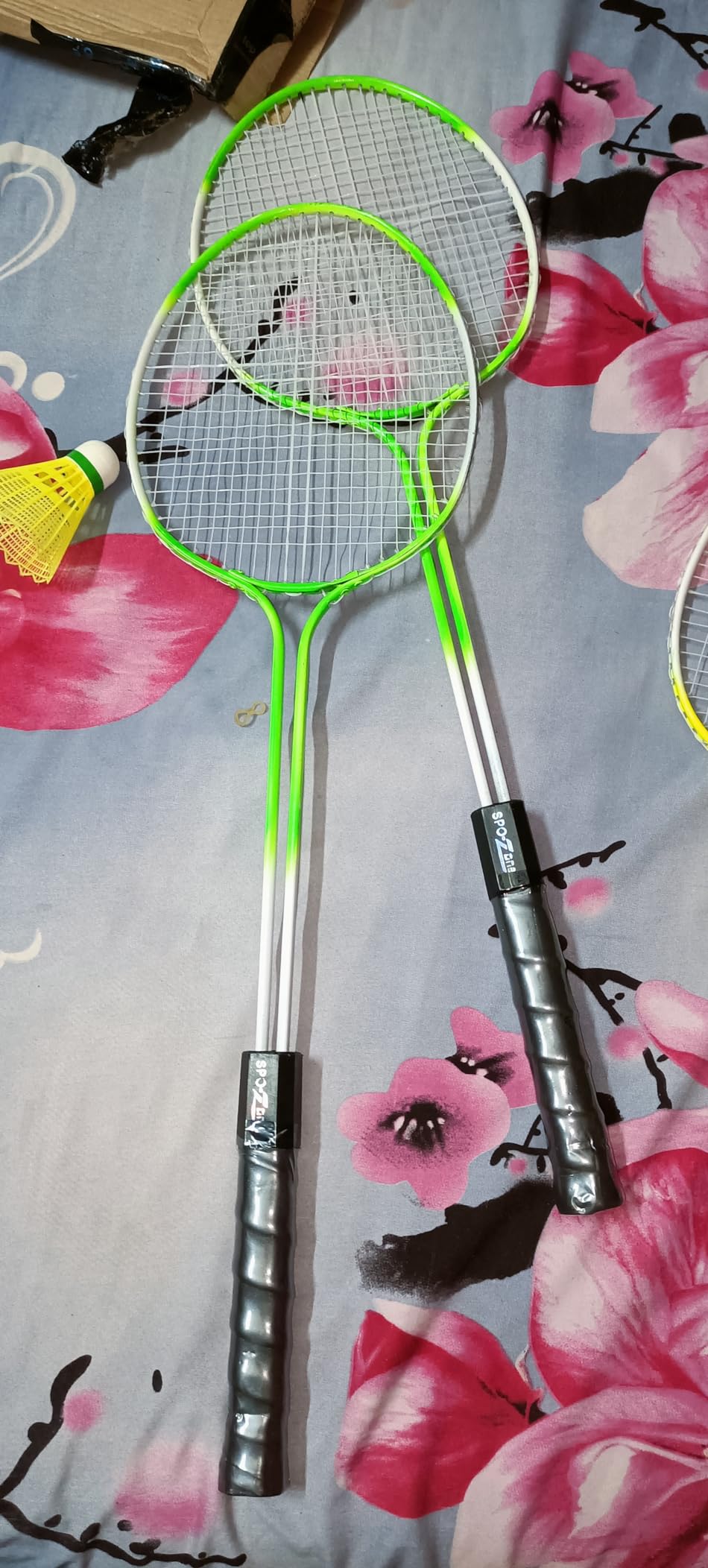 Buy KNK Badminton Racket Combo Racket Set of 4 Piece and 6 Shuttle ...