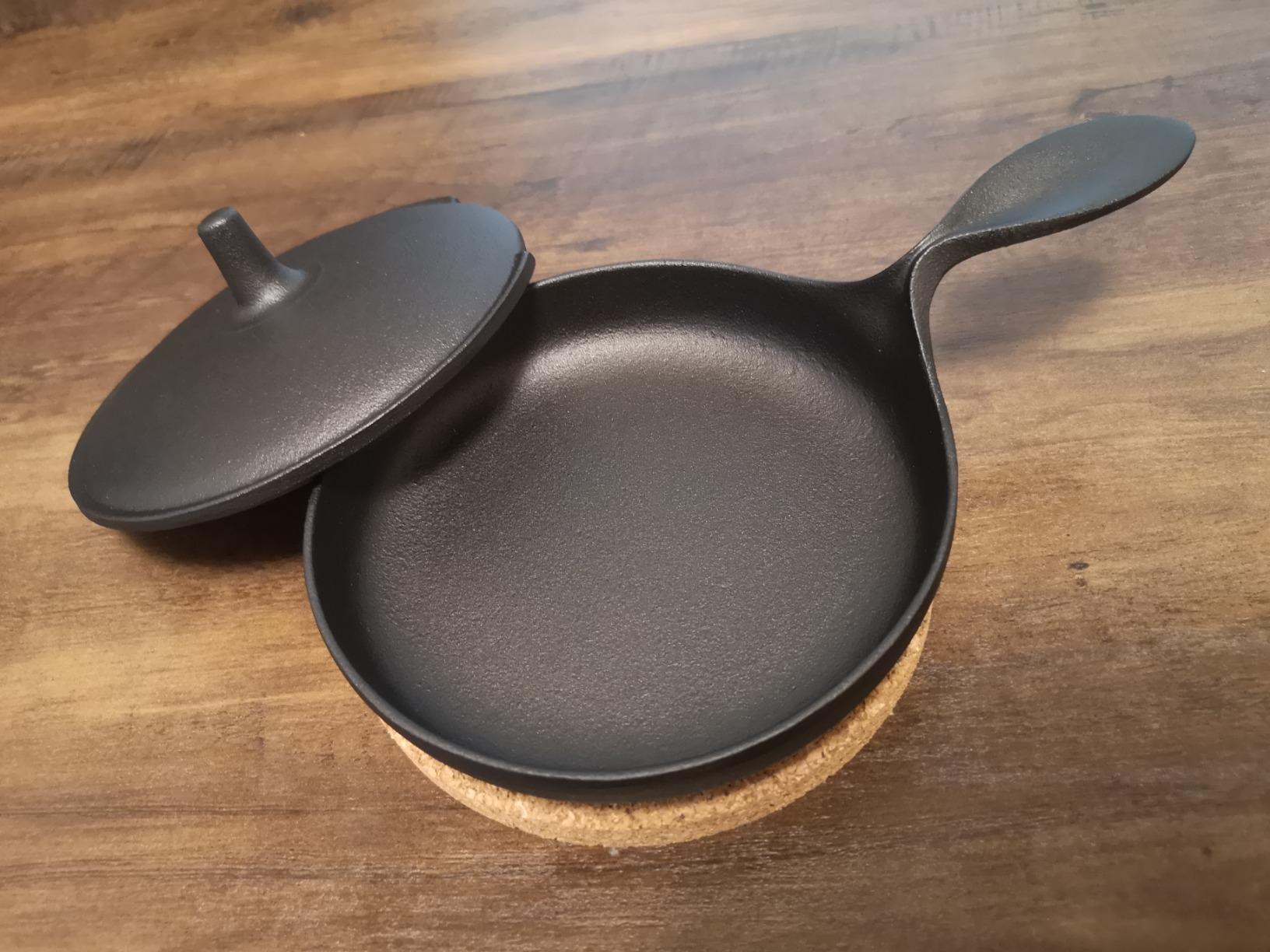 Amazon | 南部鉄器 フライパン 日本製 IH対応 小笠原陸兆 蓋付ミニパン14cm | 及源(Oigen) | フライパン 通販