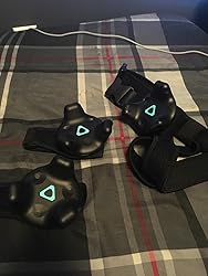 Amazon.com: HTC Vive Tracking Bundle - 3 count Tracker (3.0) + 2 count ...